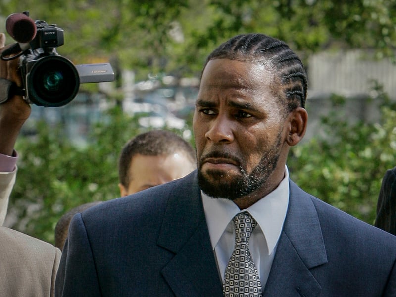 R. Kelly attorney seeks dismissal of sex abuse, child porn charges in ...