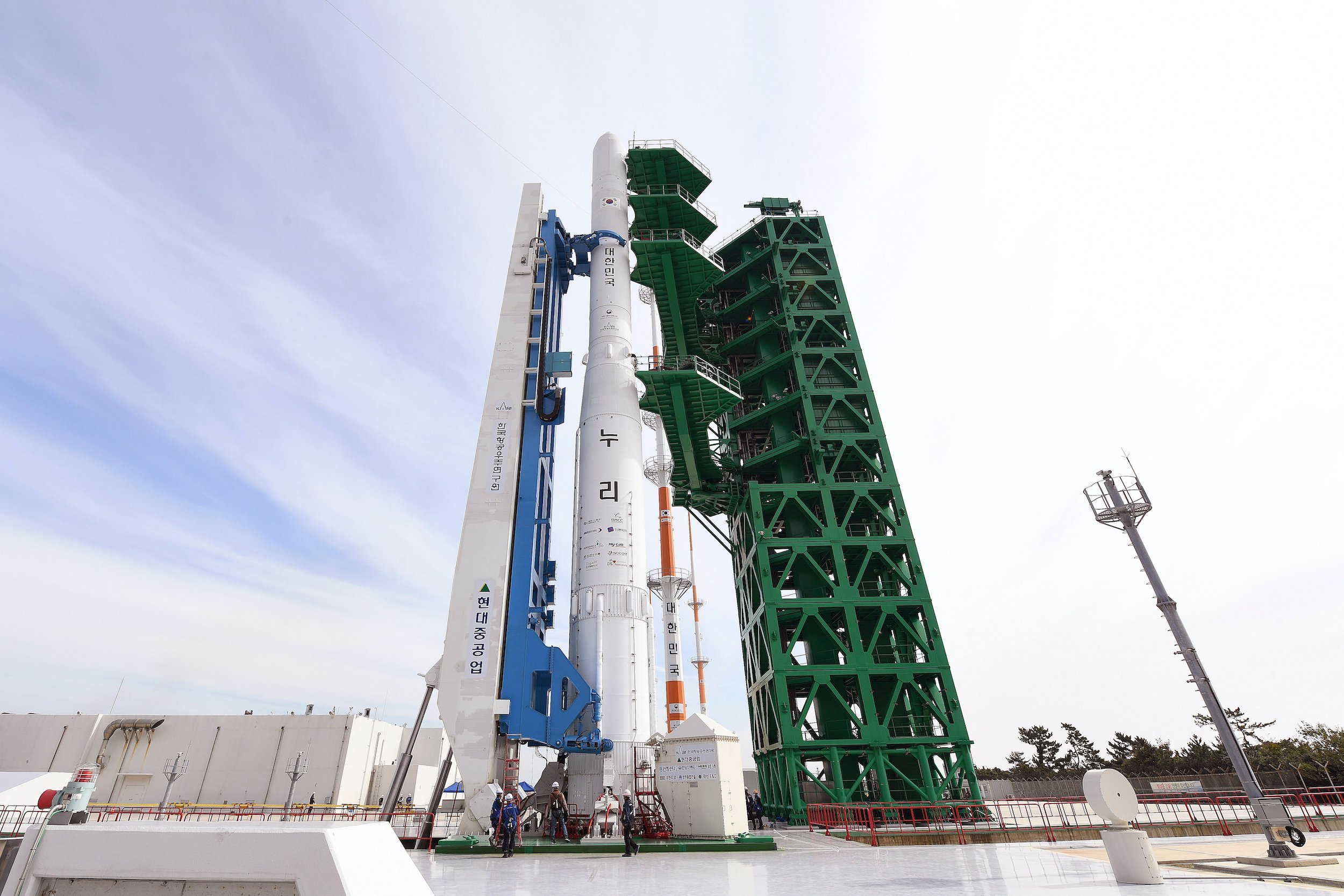 S Korea test launches 1st domestically made space rocket | Courthouse ...