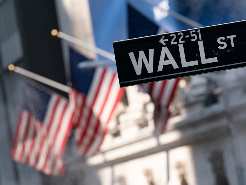 Federal judge urged to axe new SEC dealer rule | Courthouse News Service