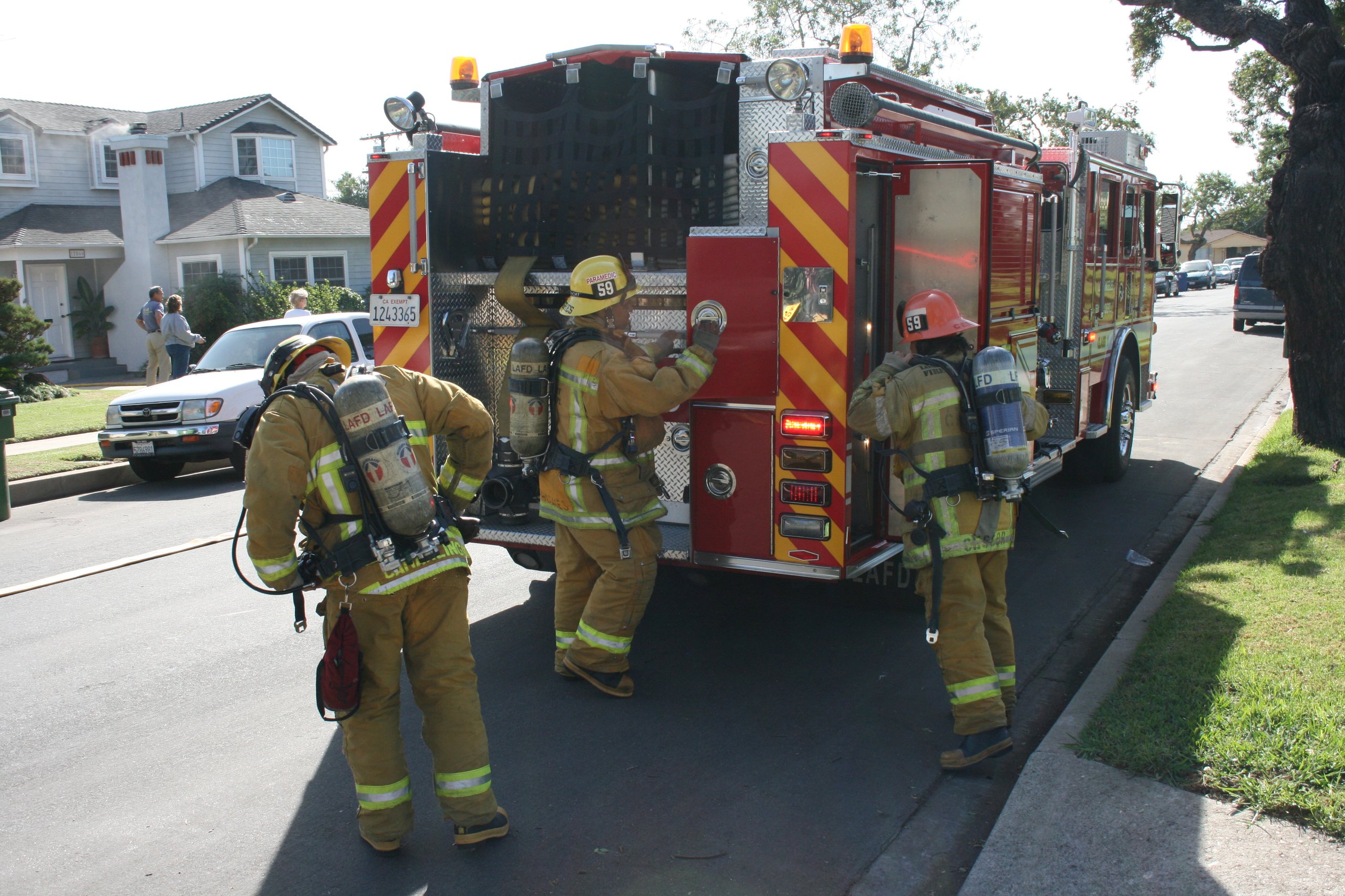 Judge won’t order LA to pay firefighters fighting vaccine mandate ...
