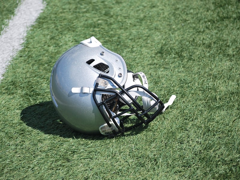 Female wide receiver can proceed with discrimination lawsuit against ...