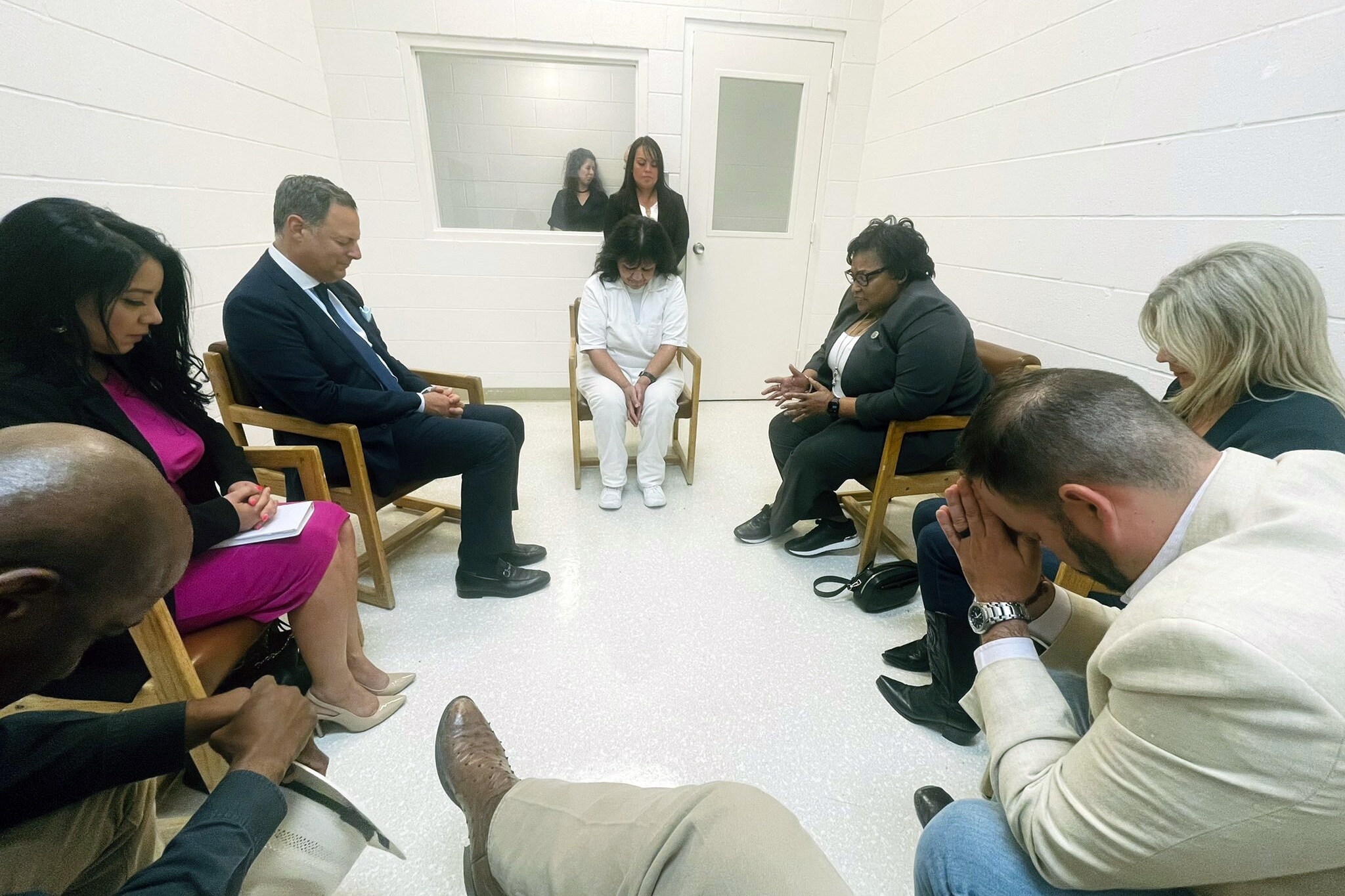 Texas Appeals Court Halts Execution Of Woman On Death Row Courthouse