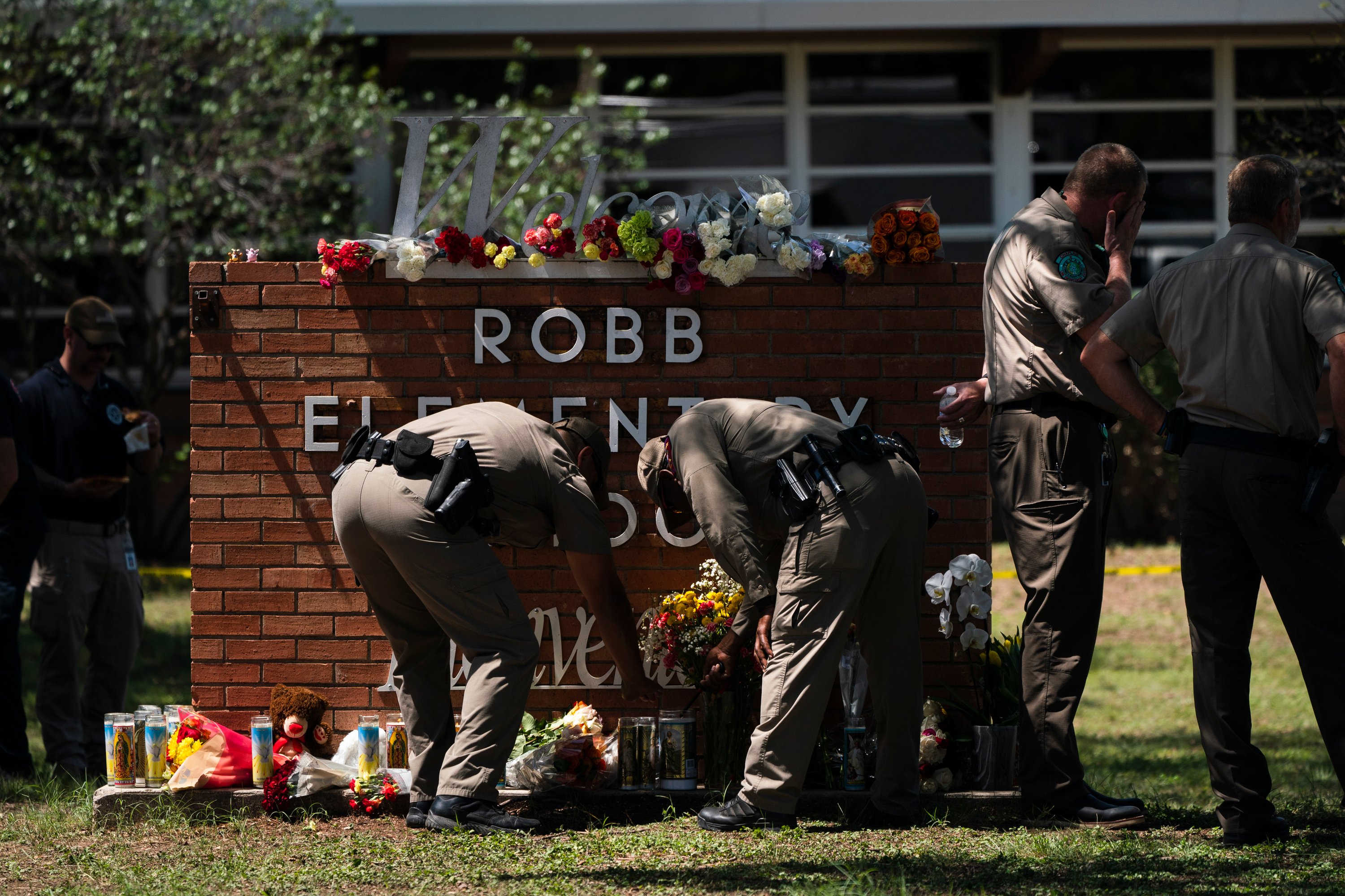 Uvalde sues prosecutor for information about elementary school massacre ...