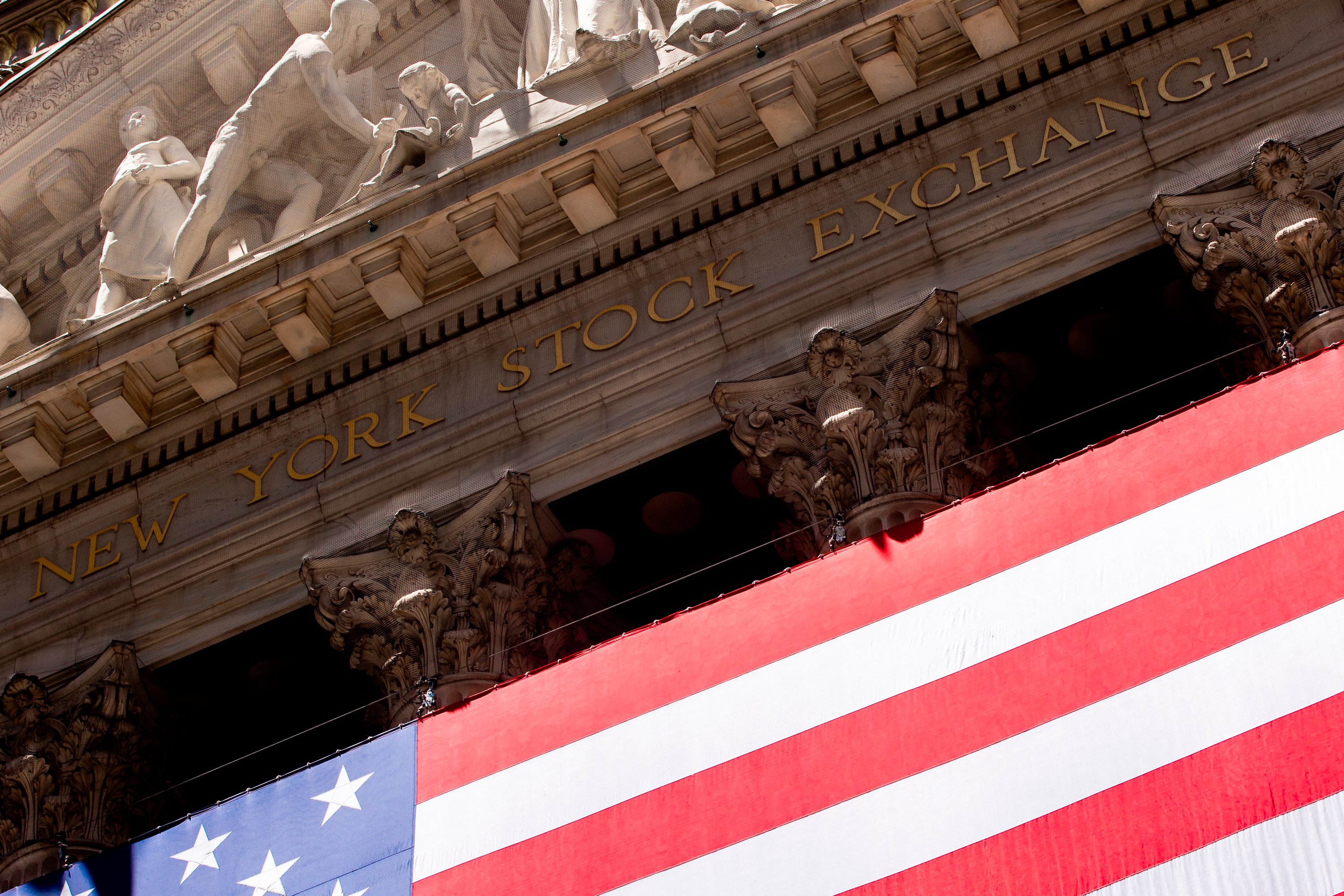 Markets pick up modest gains as Fed stays put | Courthouse News Service