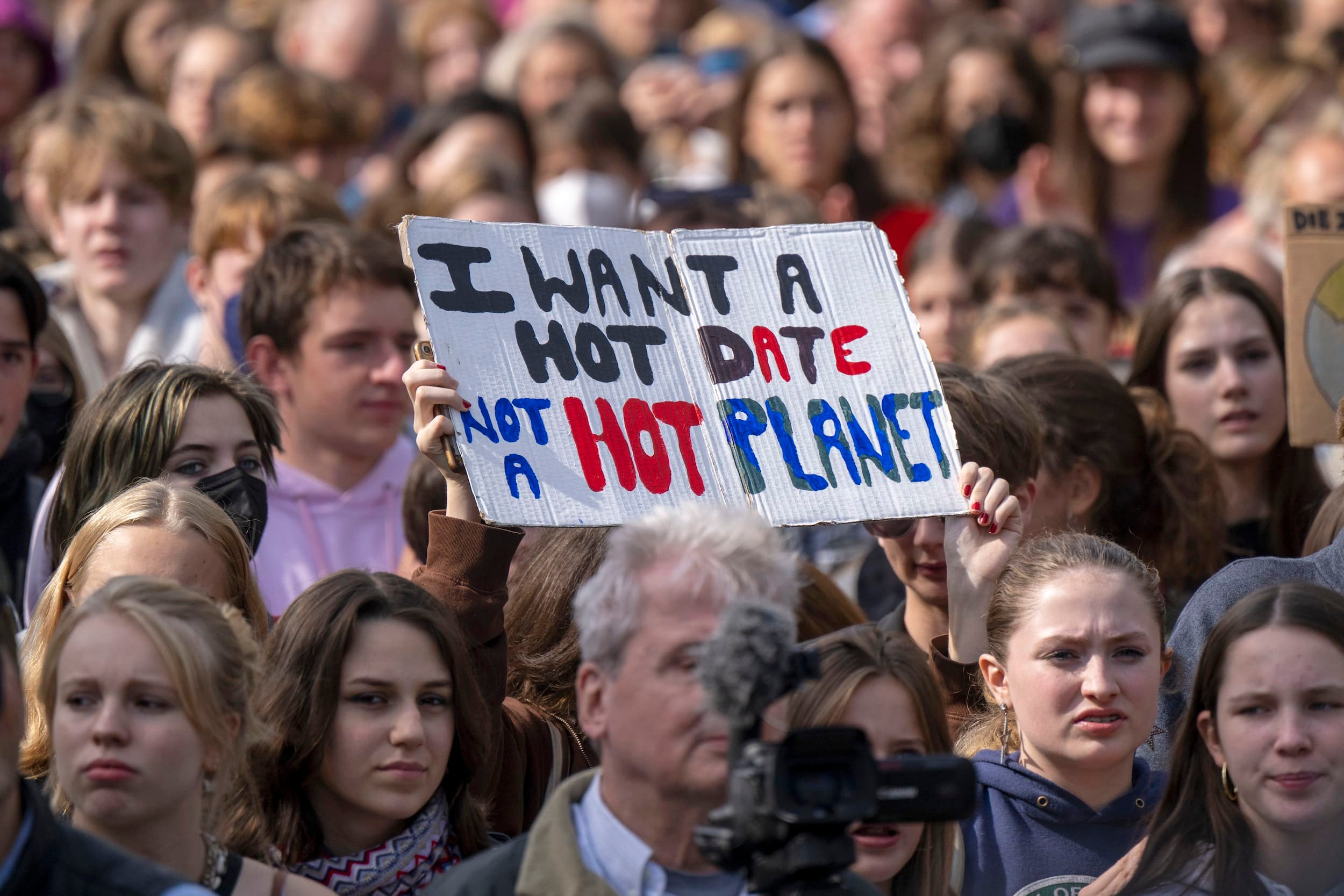 Protesters fear climate change impact, demand aid for poor | Courthouse ...