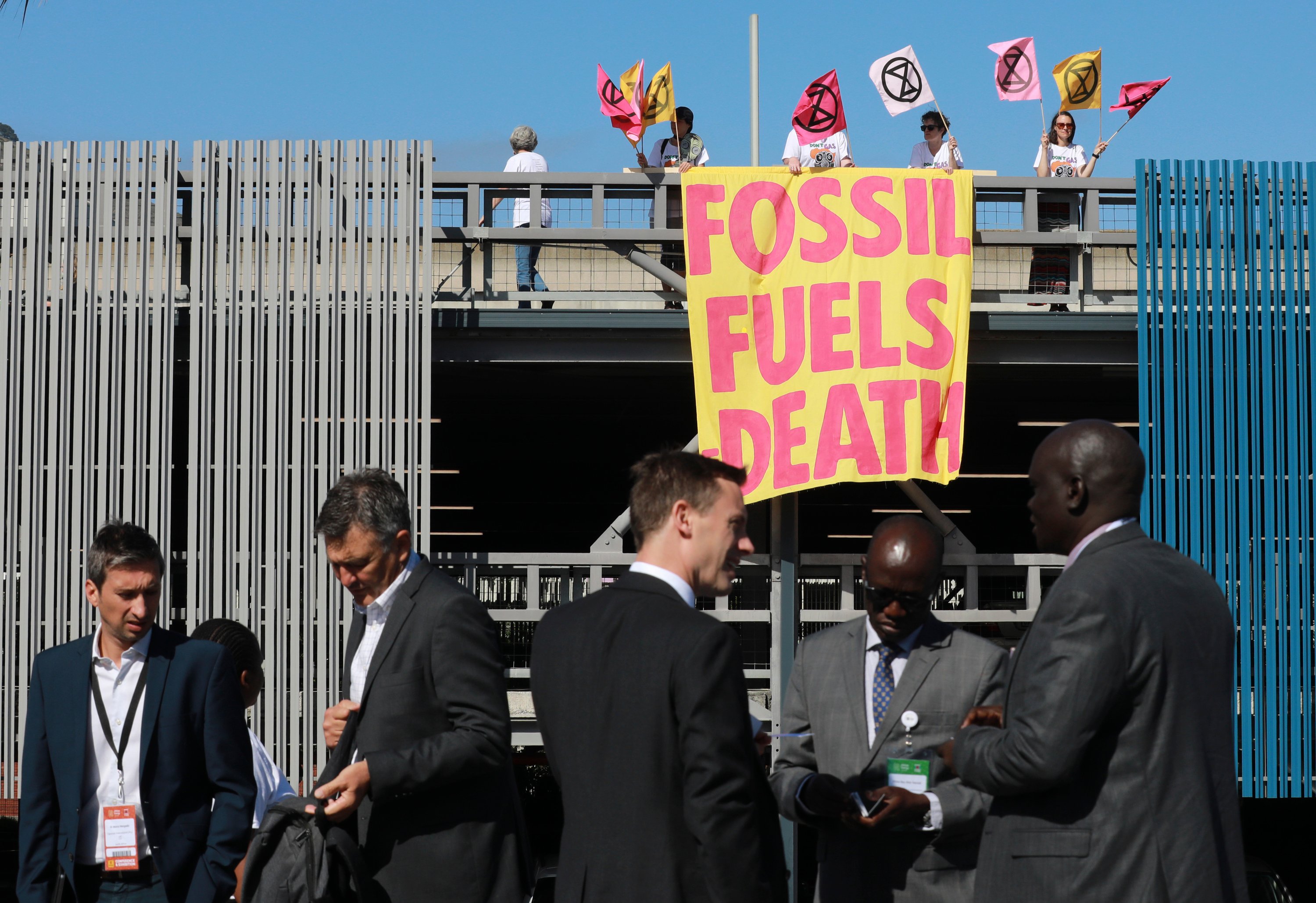 Doctors say ‘fossil fuel addiction’ kills, starves millions ...