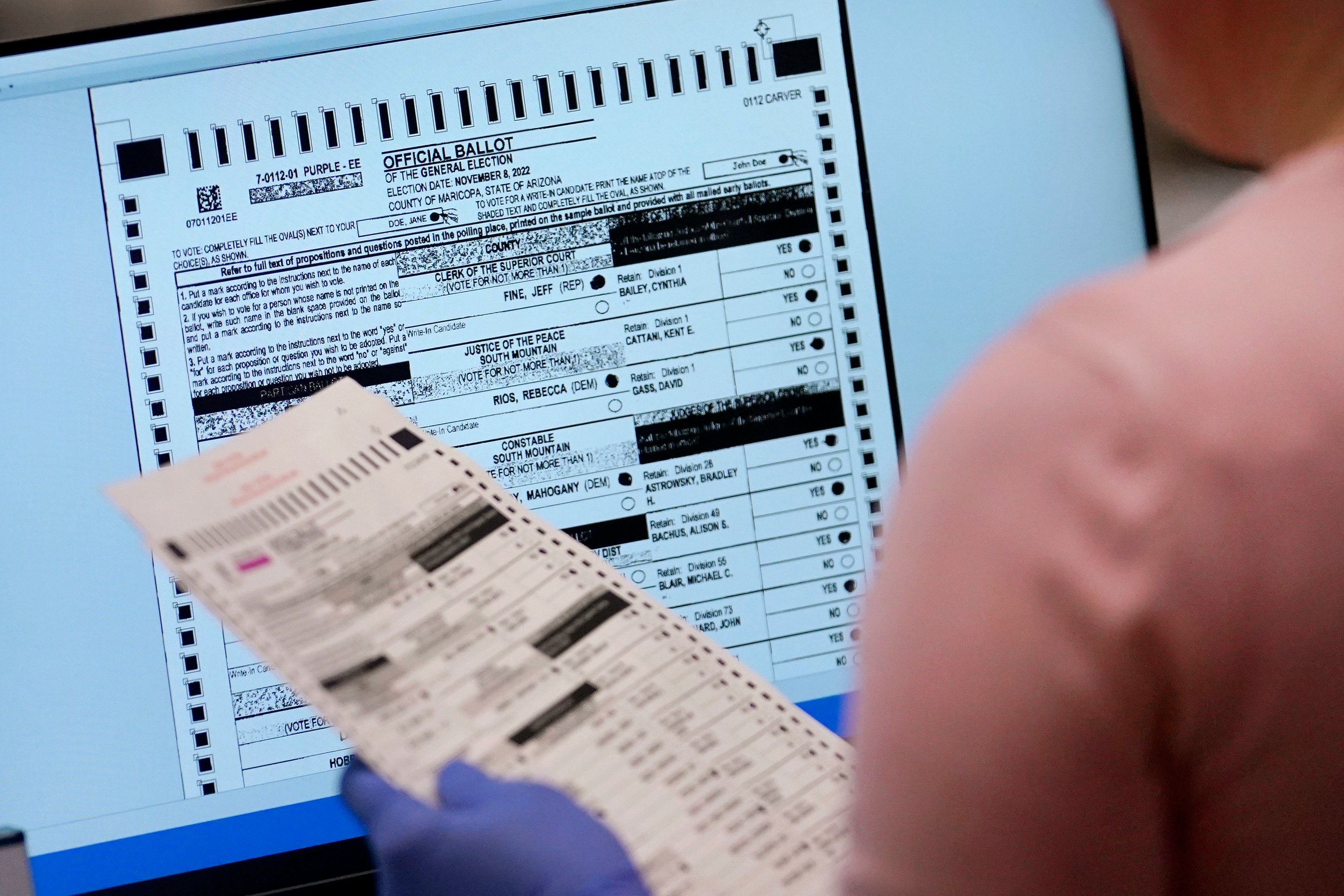 Federal judge mostly upholds Arizona proof-of-citizenship voting laws ...