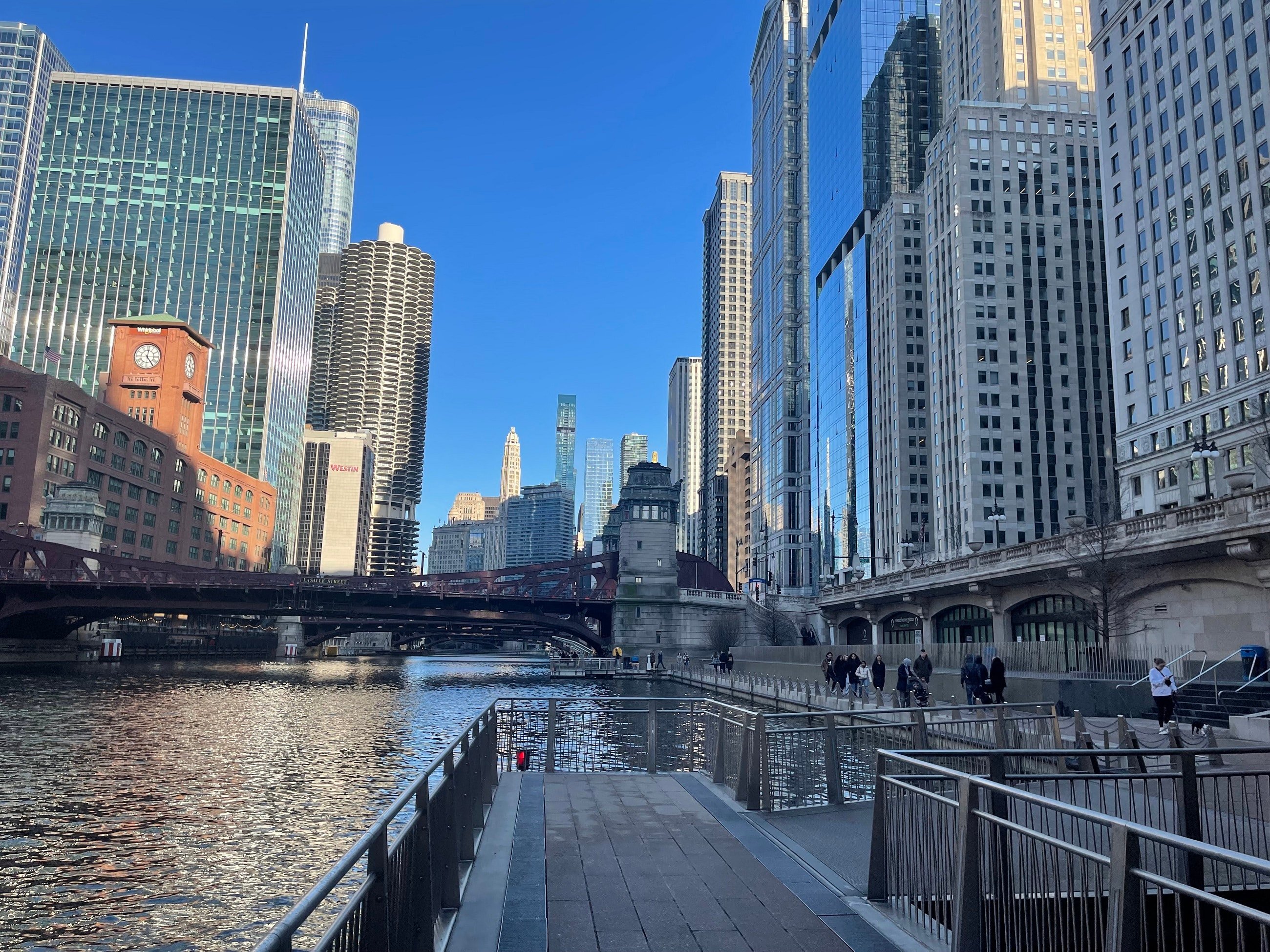 Chicago City Council narrowly approves $830 million infrastructure bond ...