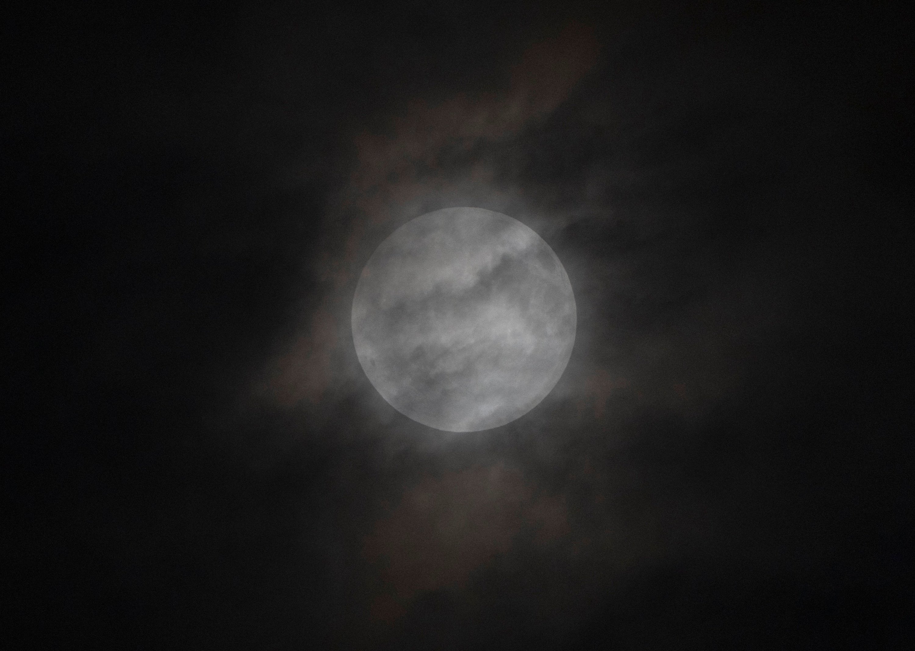 1st lunar eclipse of 2023 dims full moon ever so slightly | Courthouse ...