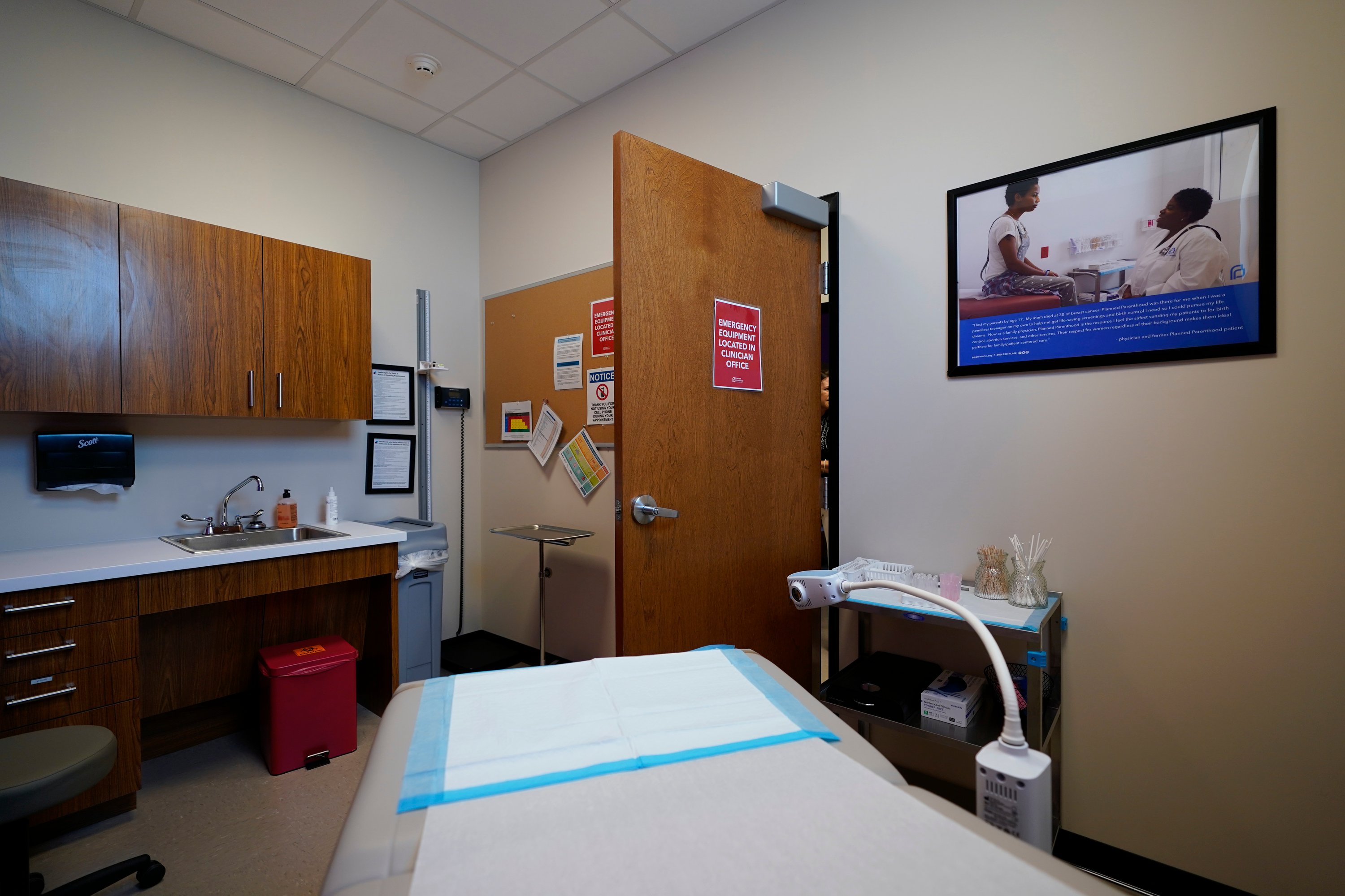 A man who set a fire at an Illinois Planned Parenthood clinic sentenced ...