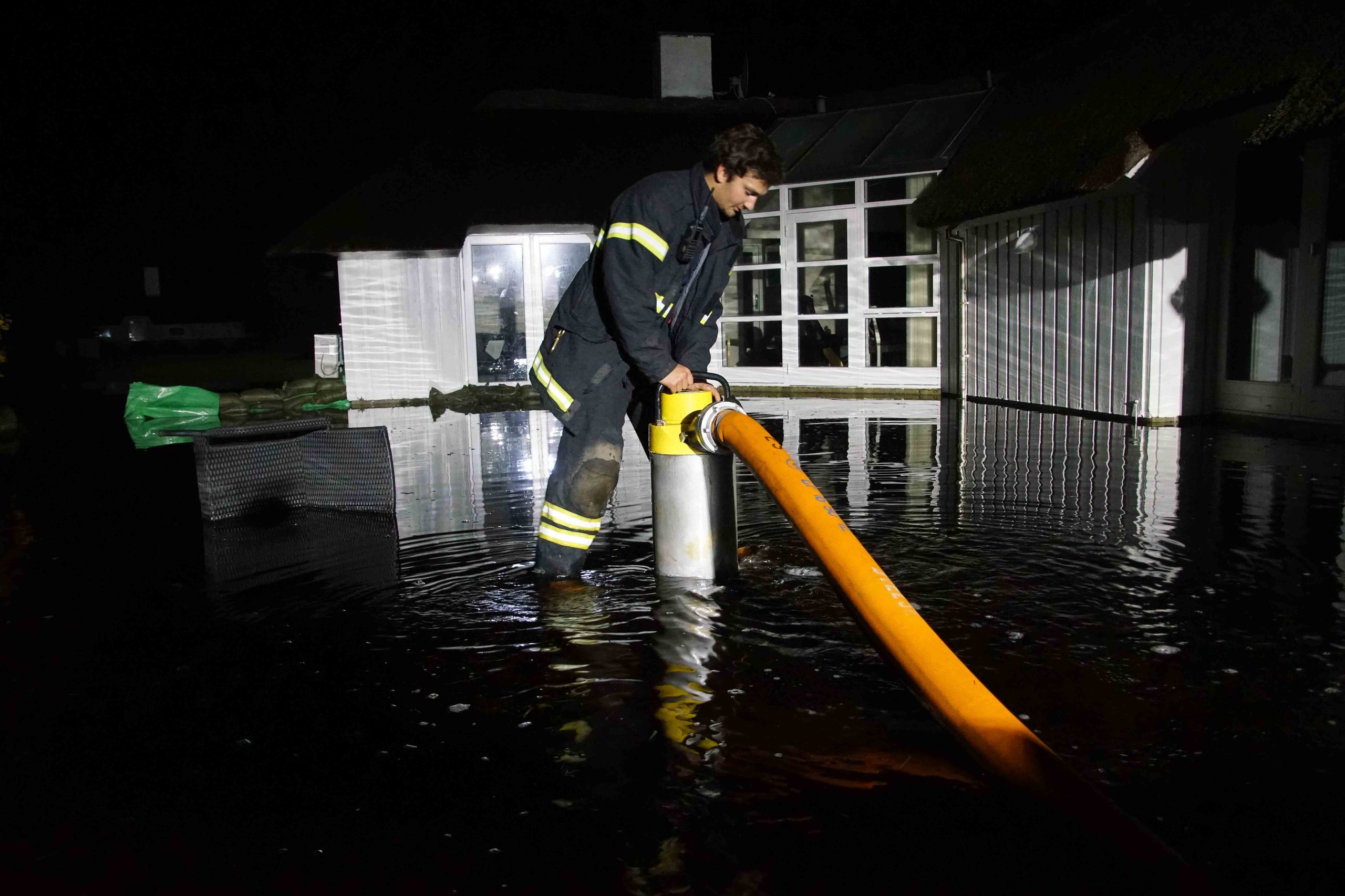 Danes told to leave homes ahead of potential historic storm surge ...