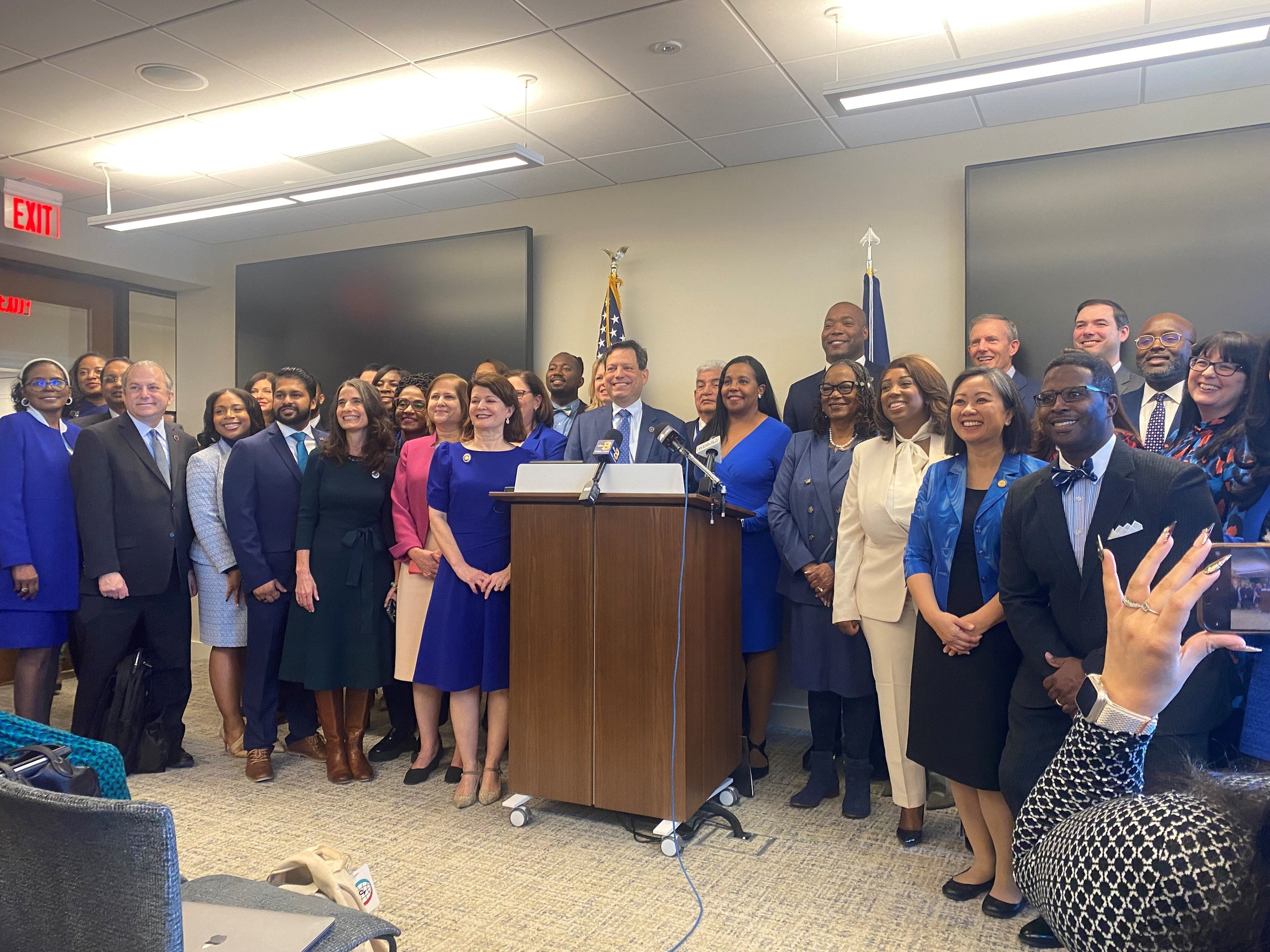 Virginia Democrats lay out legislative priorities on historic first day ...