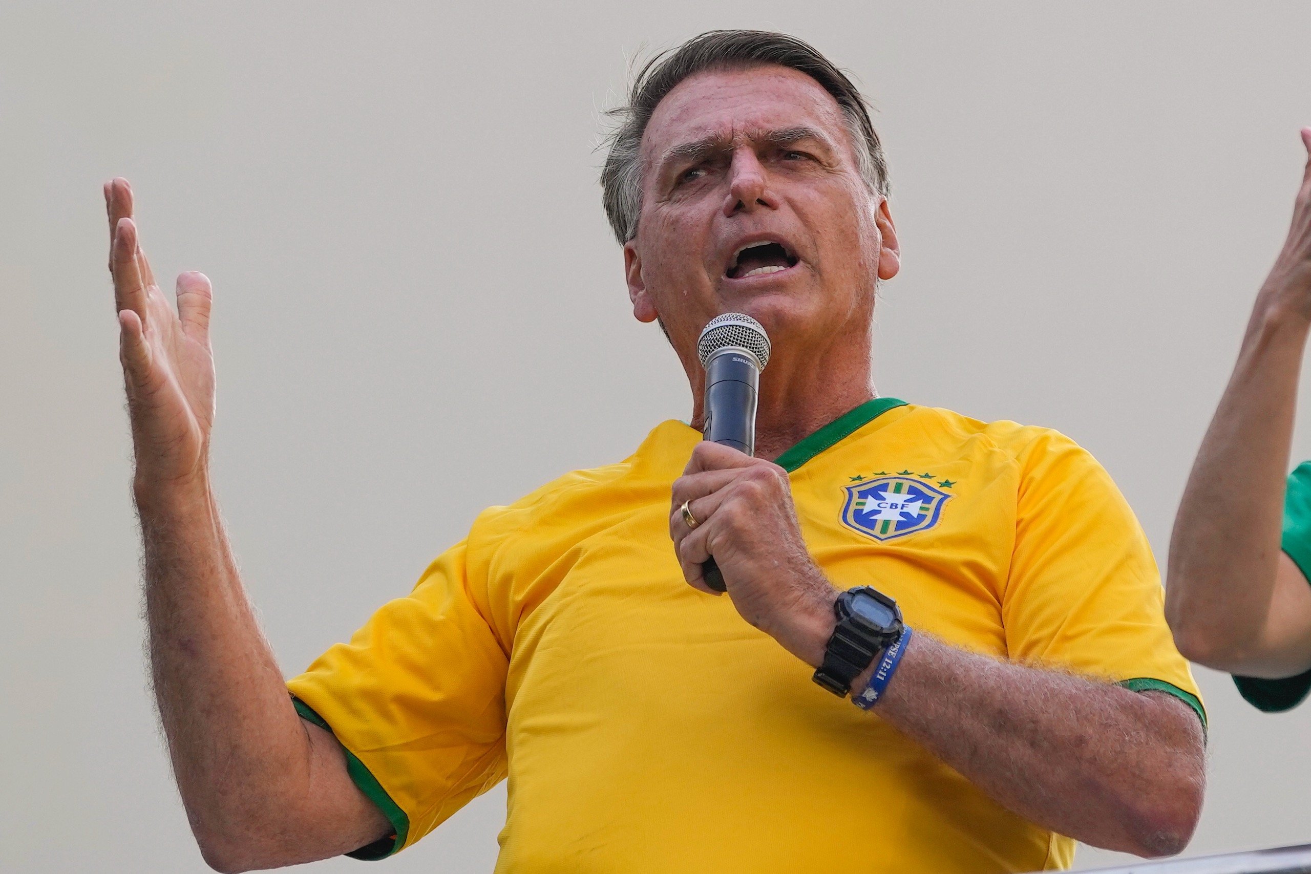 Brazilian police formally accuse former President Bolsonaro and aides ...