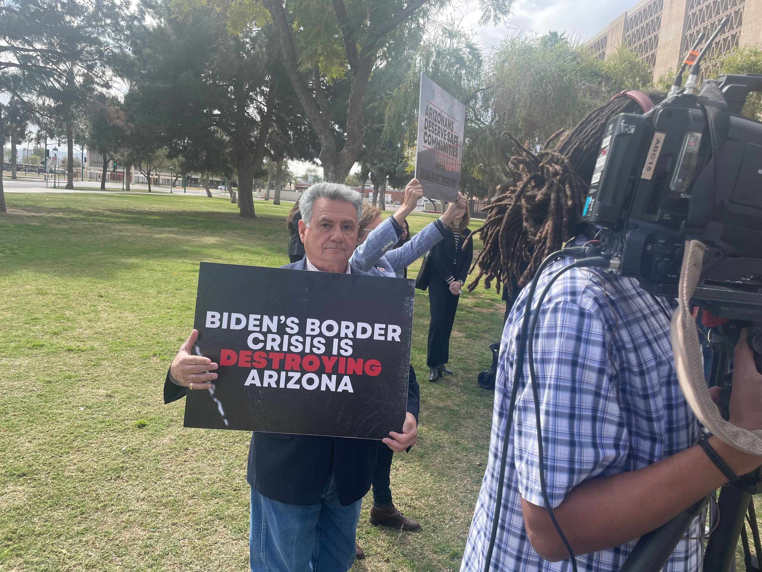 Republicans crash press conference to confront Arizona governor on ...