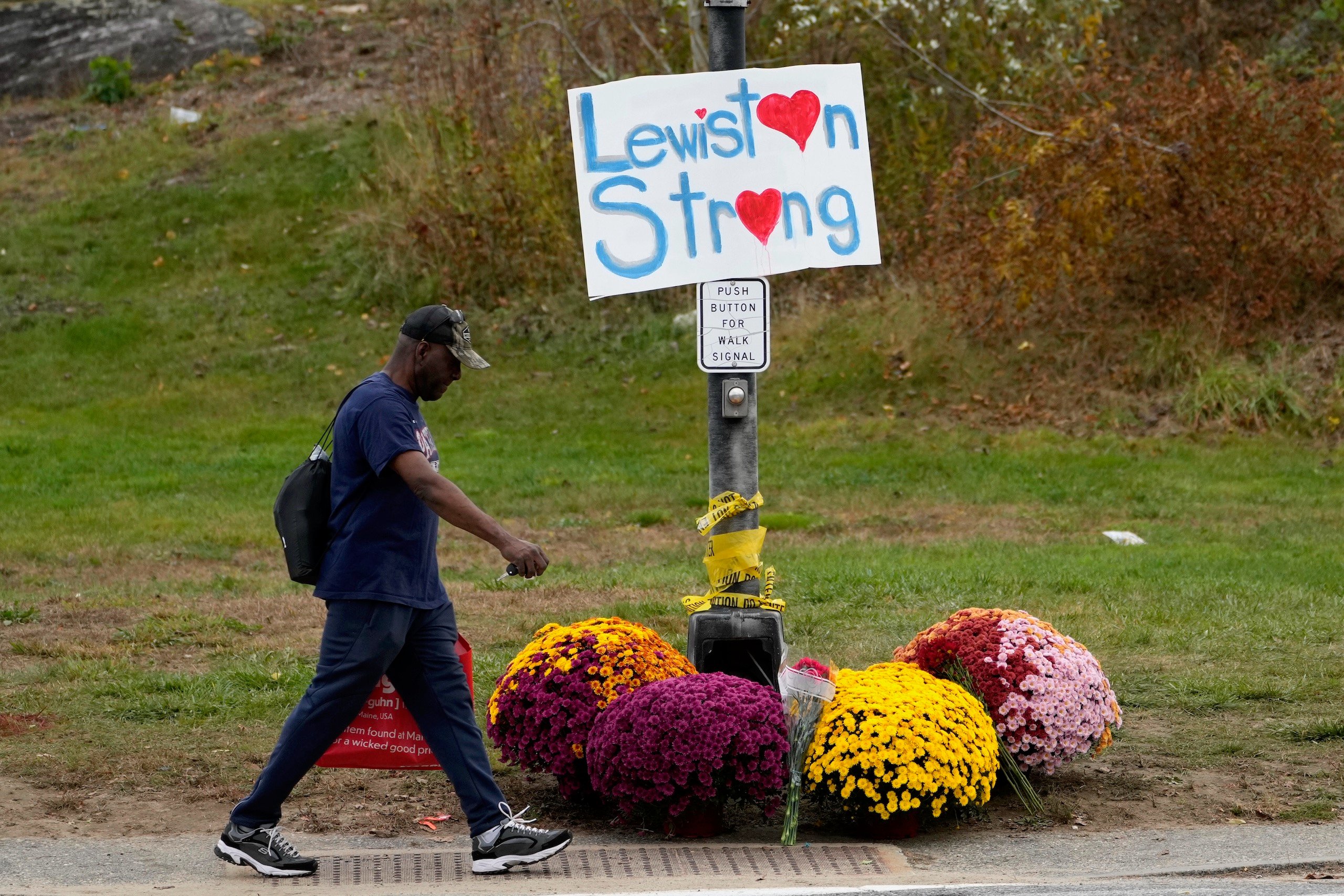 Sweeping gun legislation approved by Maine lawmakers after deadliest ...