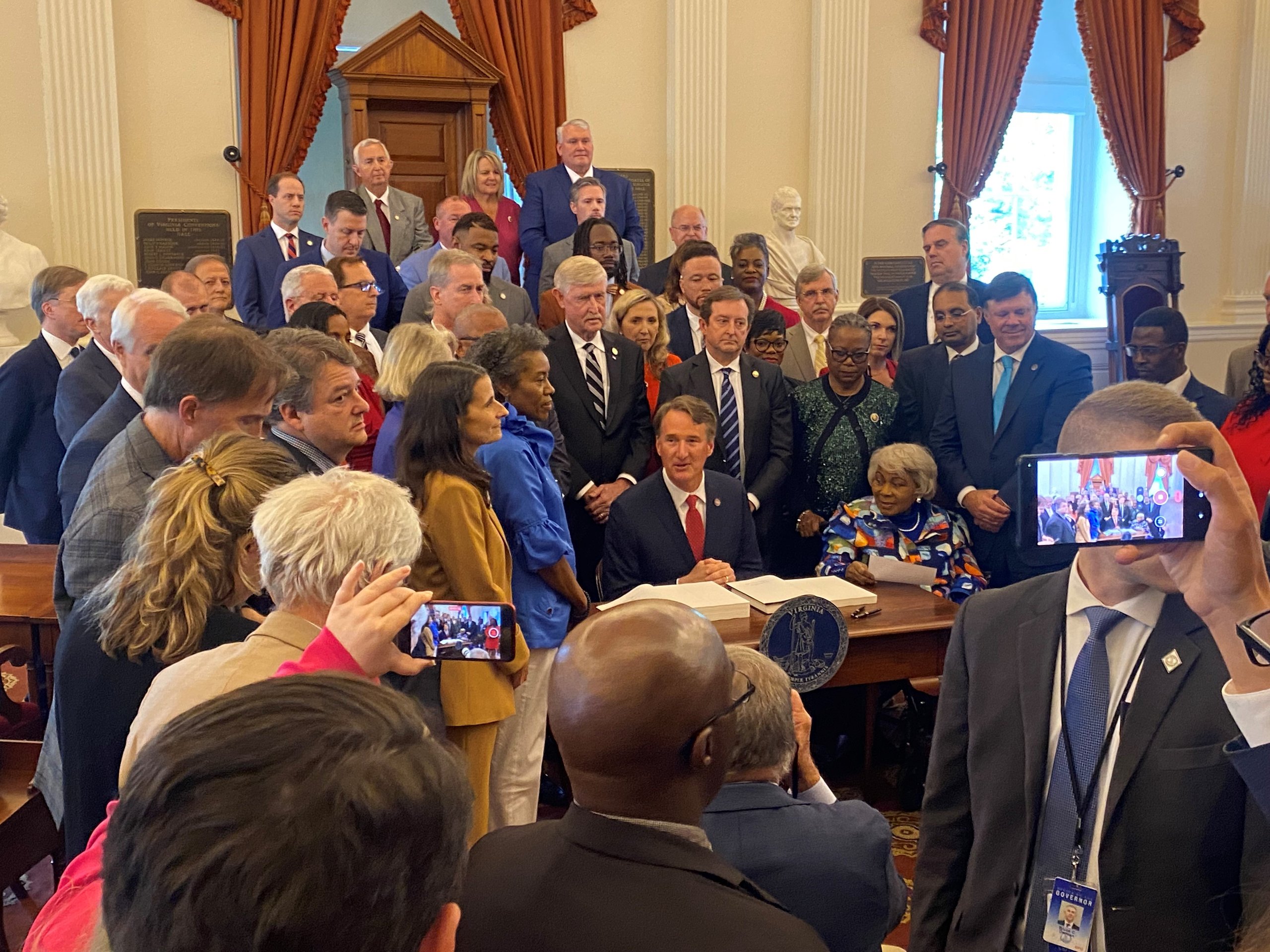 Virginia budget saga ends with governor’s signature | Courthouse News ...