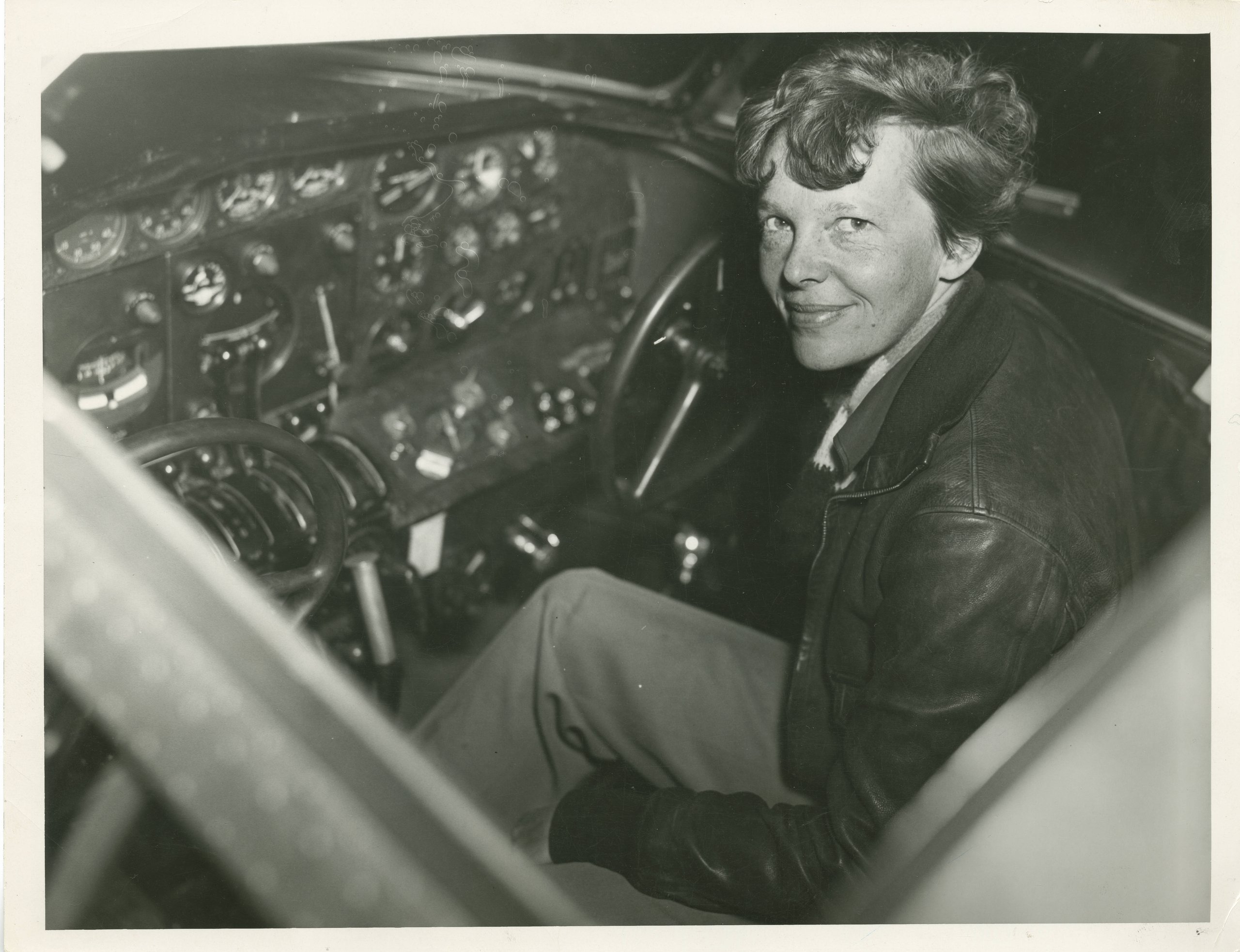 Earhart disappearance stirs debate in Kansas hometown panel ...