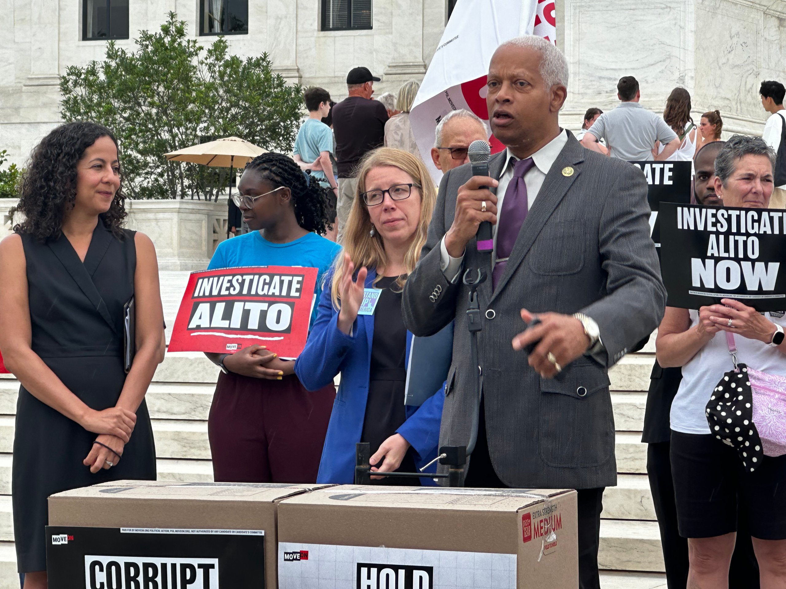 House Dems urge Senate to open formal investigation into Alito over ...