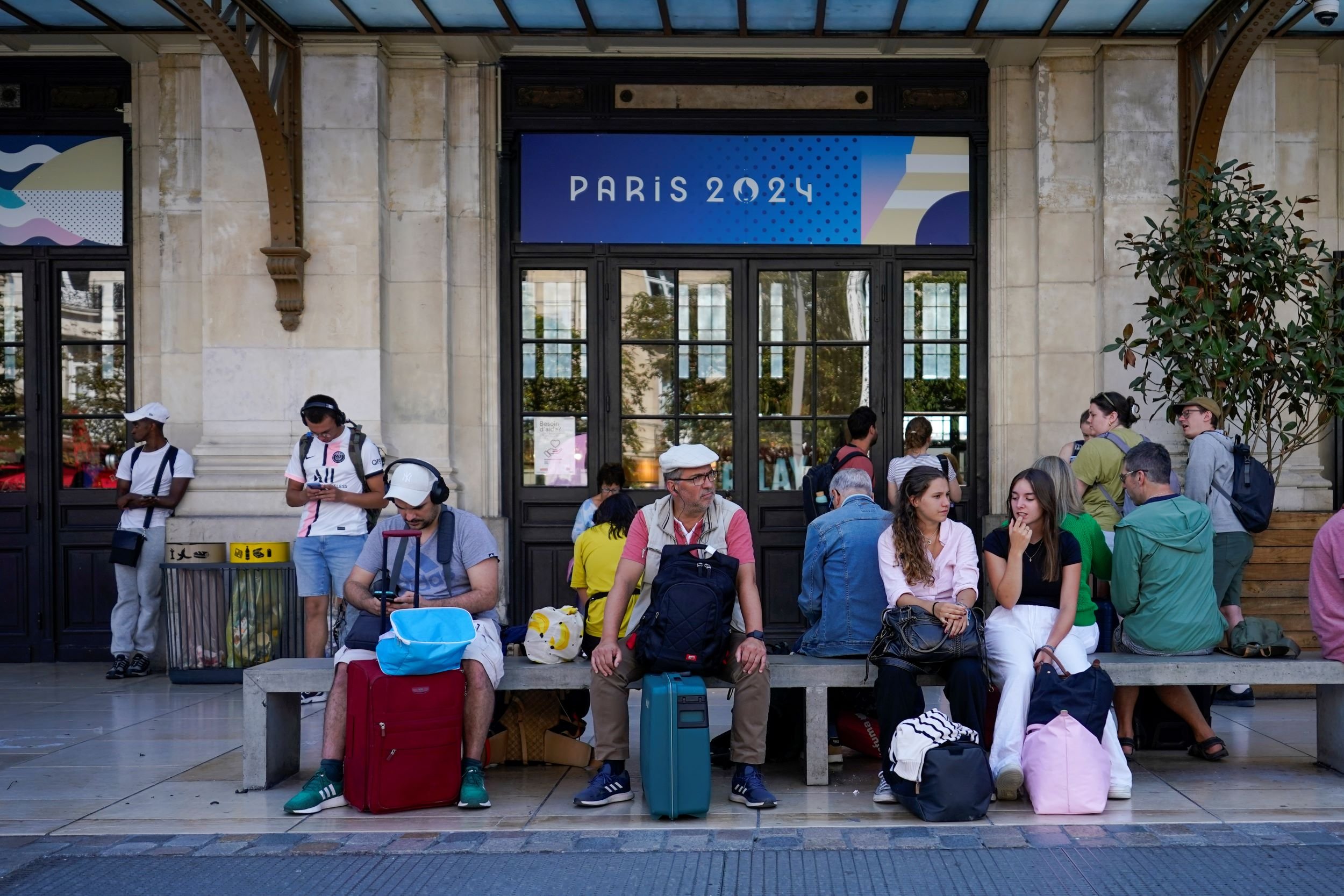 ‘Sabotage’ hits French trains hours before Olympics | Courthouse News ...