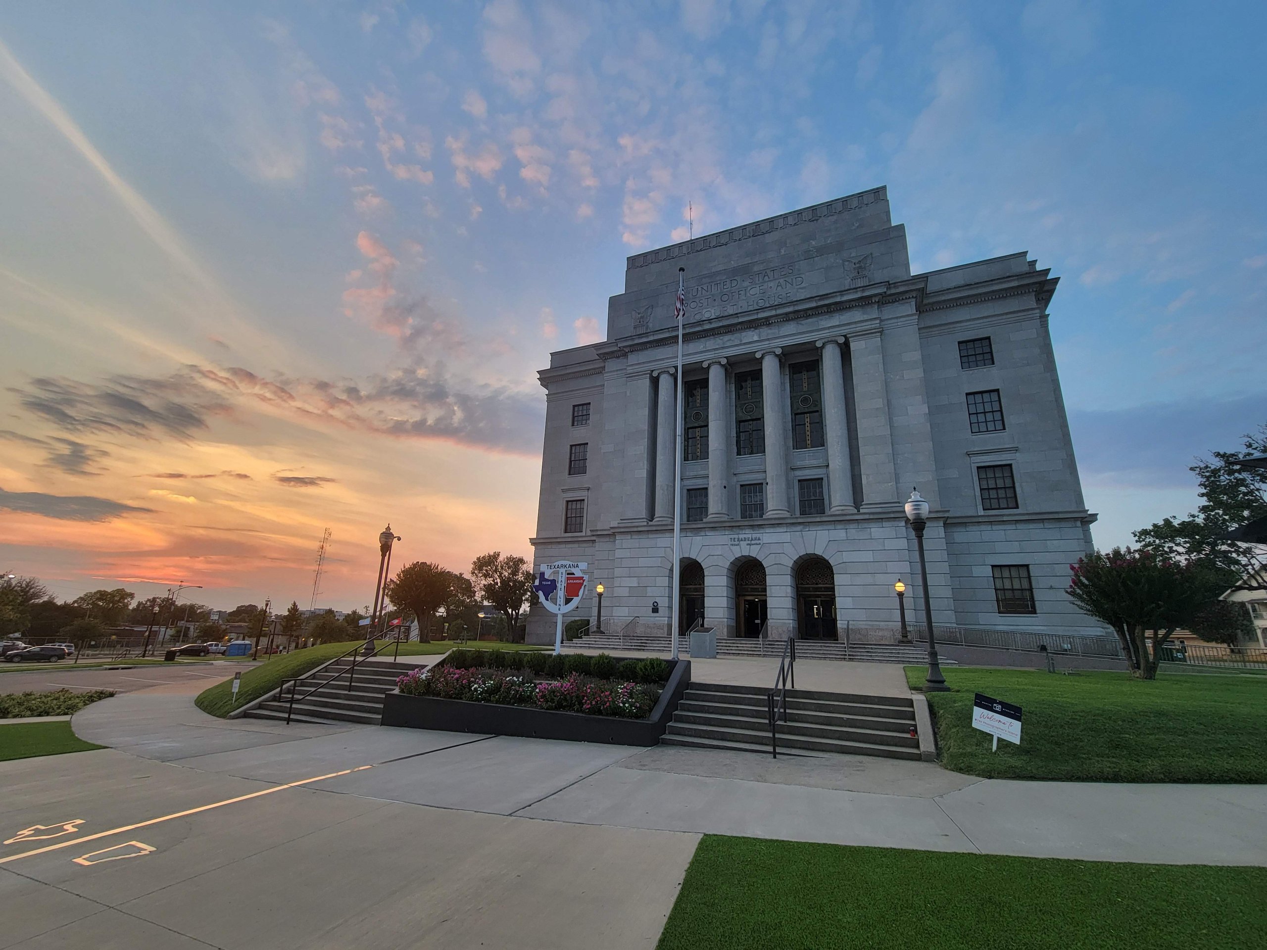 Dallas Cowboys owner heads to trial seeking $1.6M in paternity dispute ...