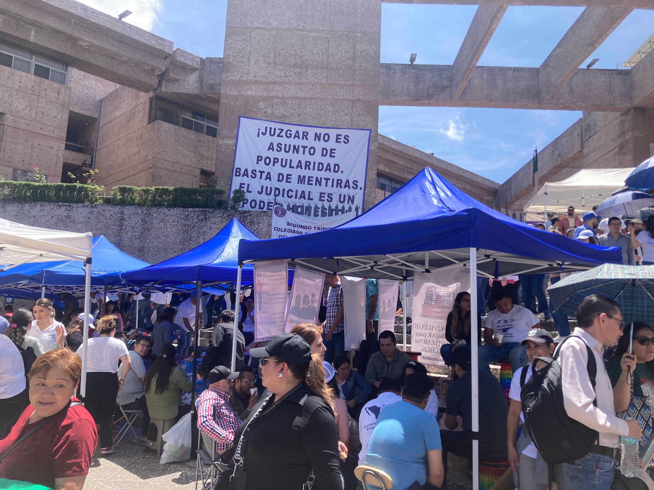 Mexican judicial workers strike nationwide, closing down courts ...