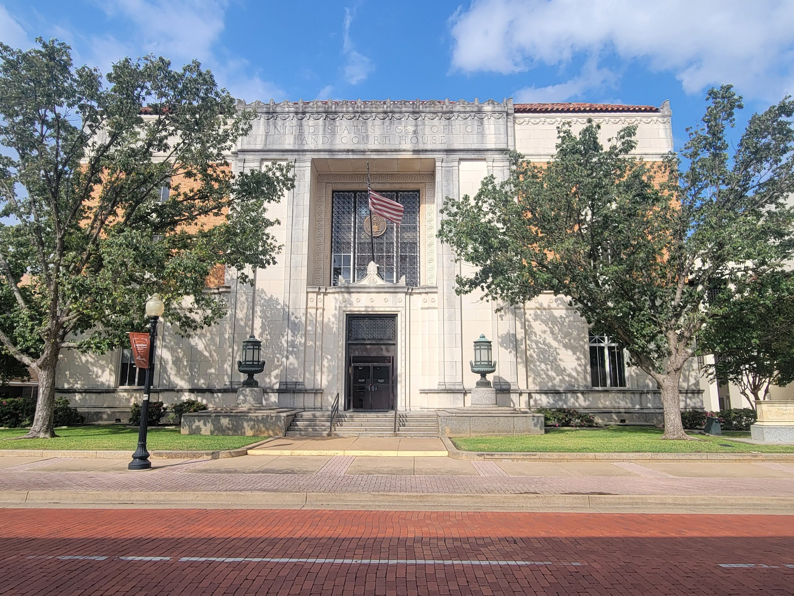 Trial judge grills Texas, Biden administration over immigration program ...