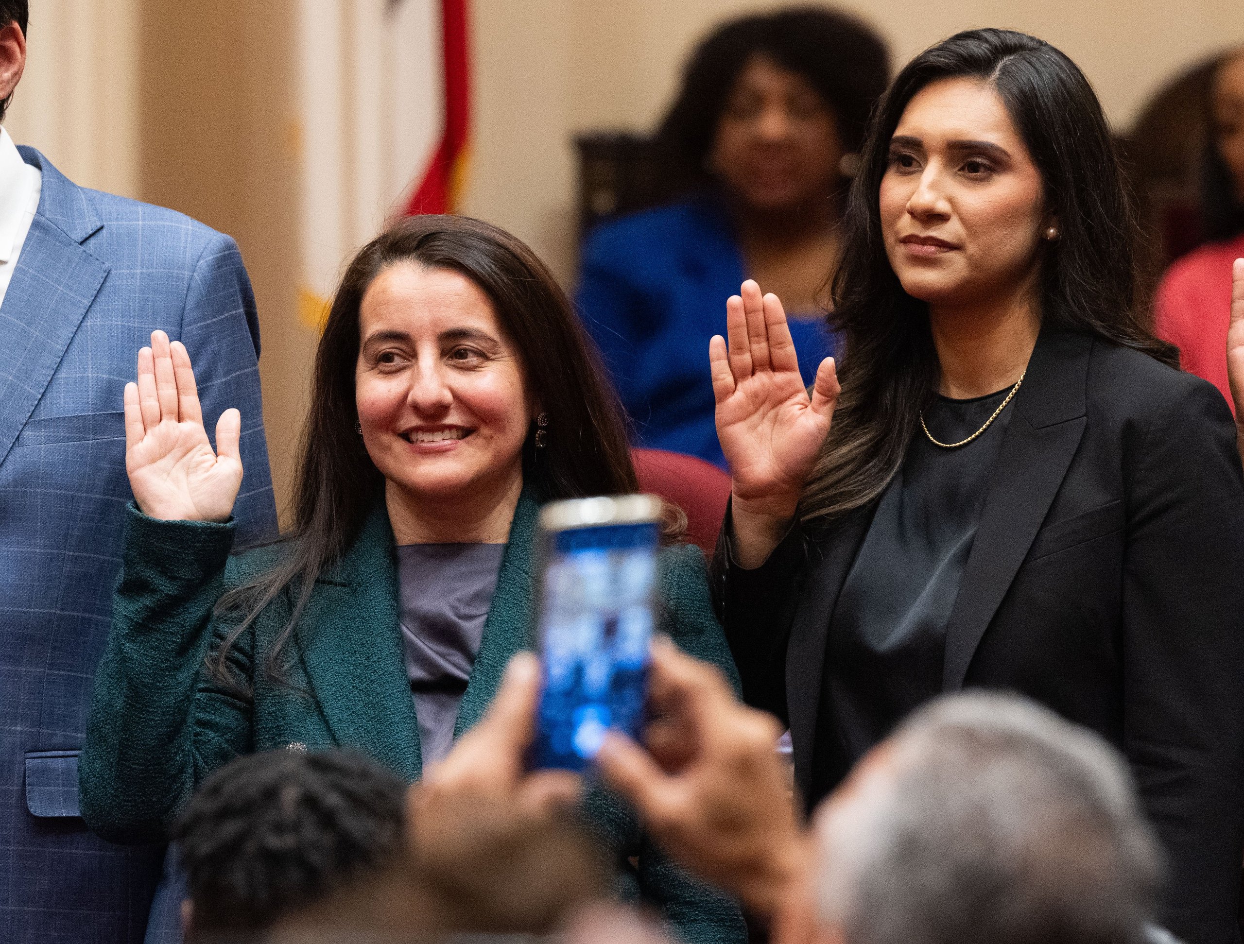 Politics quickly seeps into kickoff of California legislative session ...