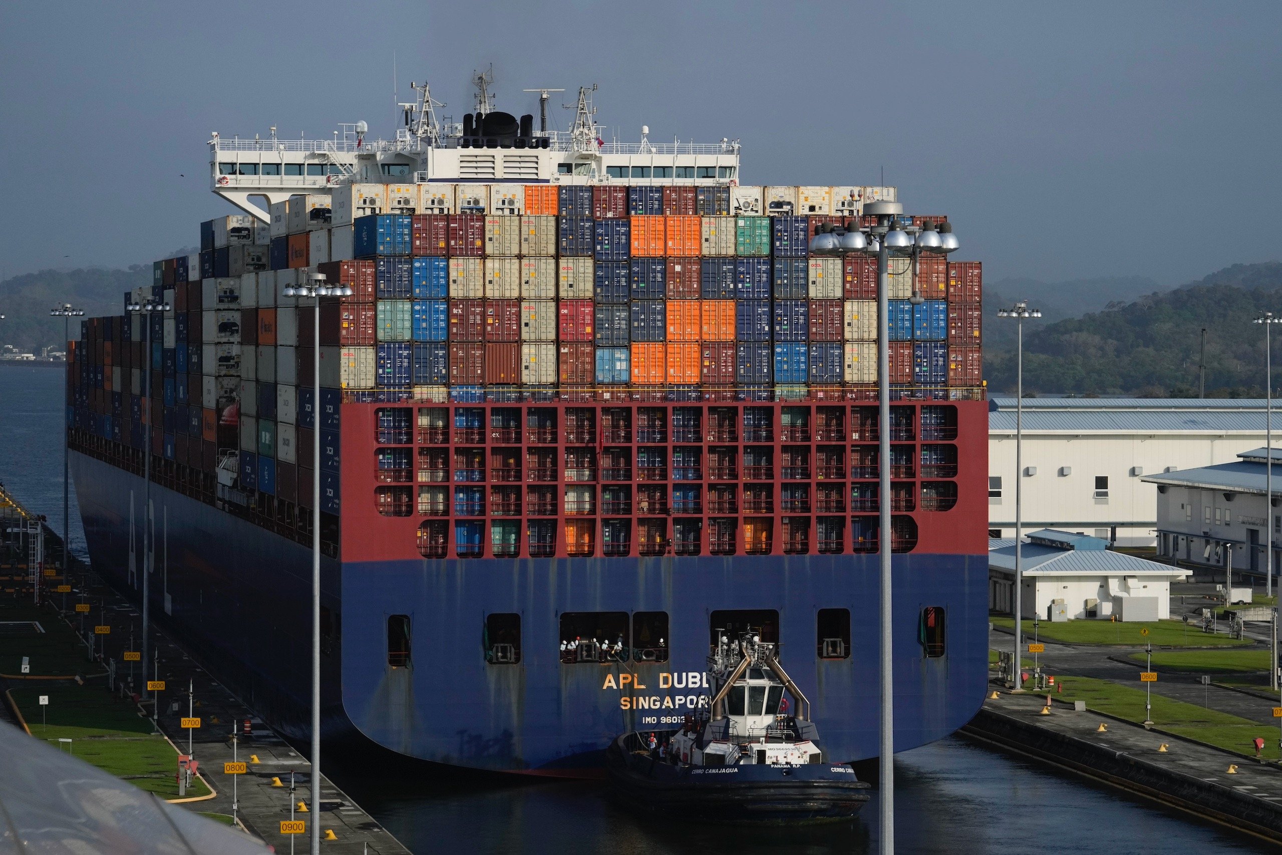 BlackRock strikes deal to bring ports on both sides of Panama Canal ...
