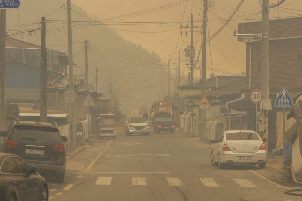 Temple burned, UNESCO site evacuated as South Korea wildfires spread ...