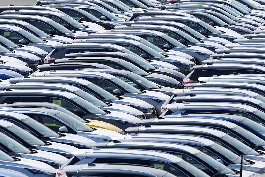 EU set to drop 2035 combustion-engine ban to boost car industry ...