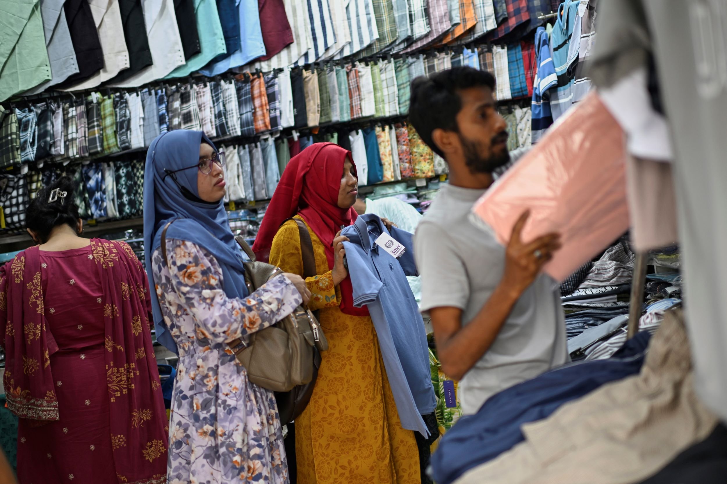 Major garment producer Bangladesh says US buyers halting orders | Courthouse News Service