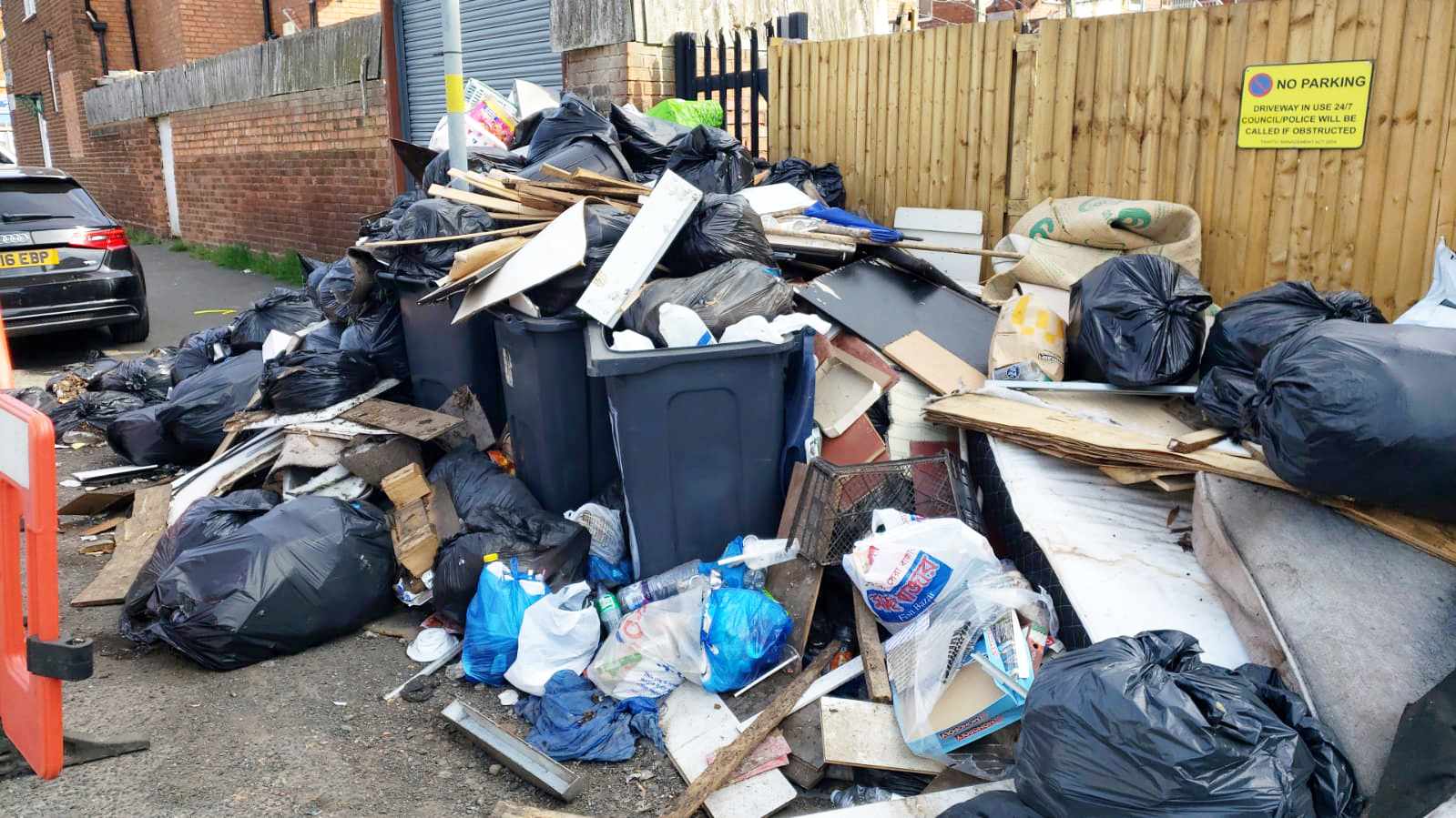 Strike leaves UK’s bankrupt Birmingham swimming in garbage | Courthouse ...