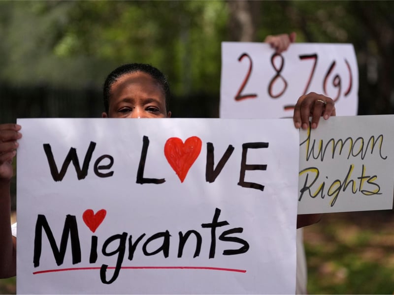 Supreme Court bars Florida from arresting migrants, leashing strict ...