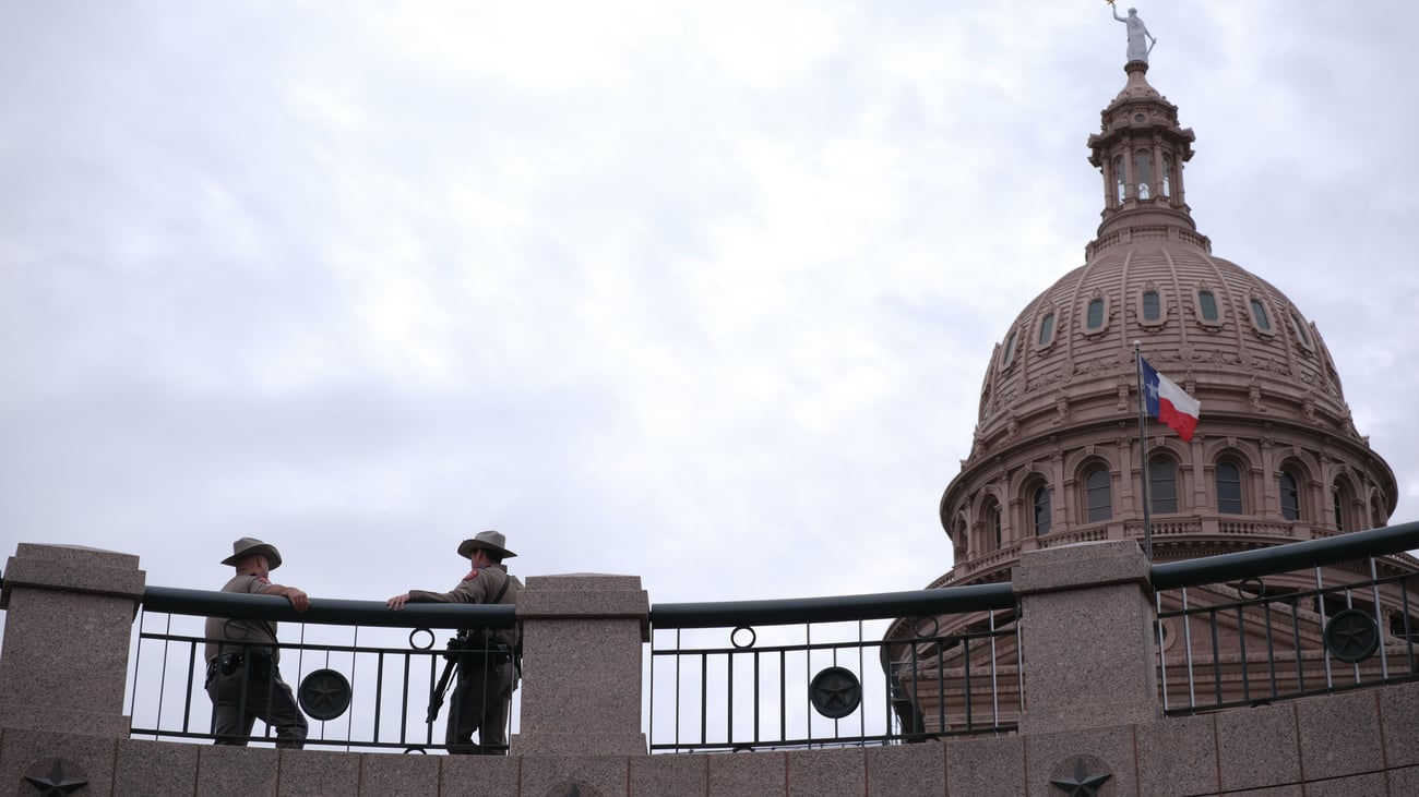 Texas teens call on SCOTUS to block app store age check | Courthouse ...