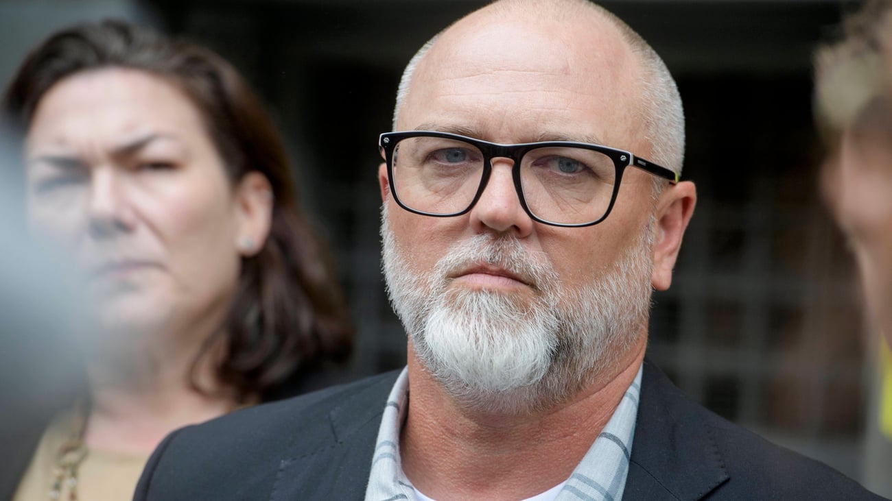 Army veteran who burned American flag near White House pleads not ...