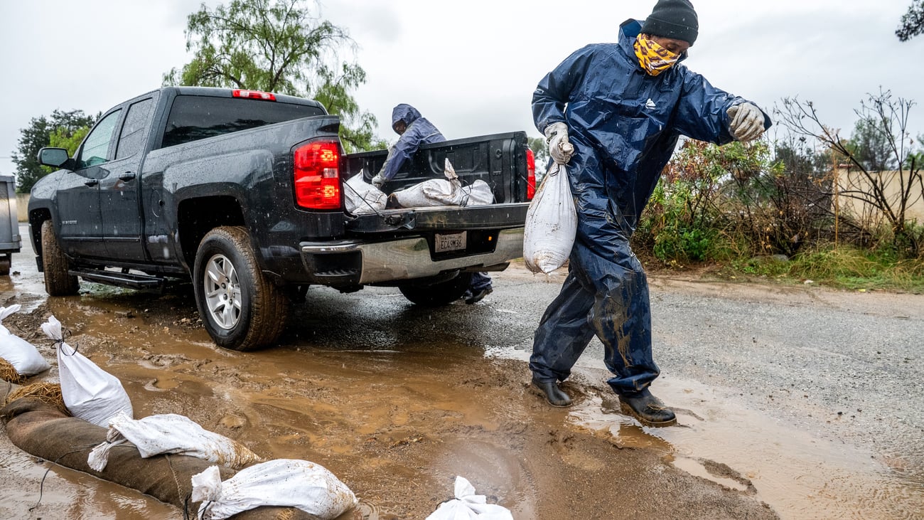 Atmospheric river hits Southern California with risks of flash floods ...