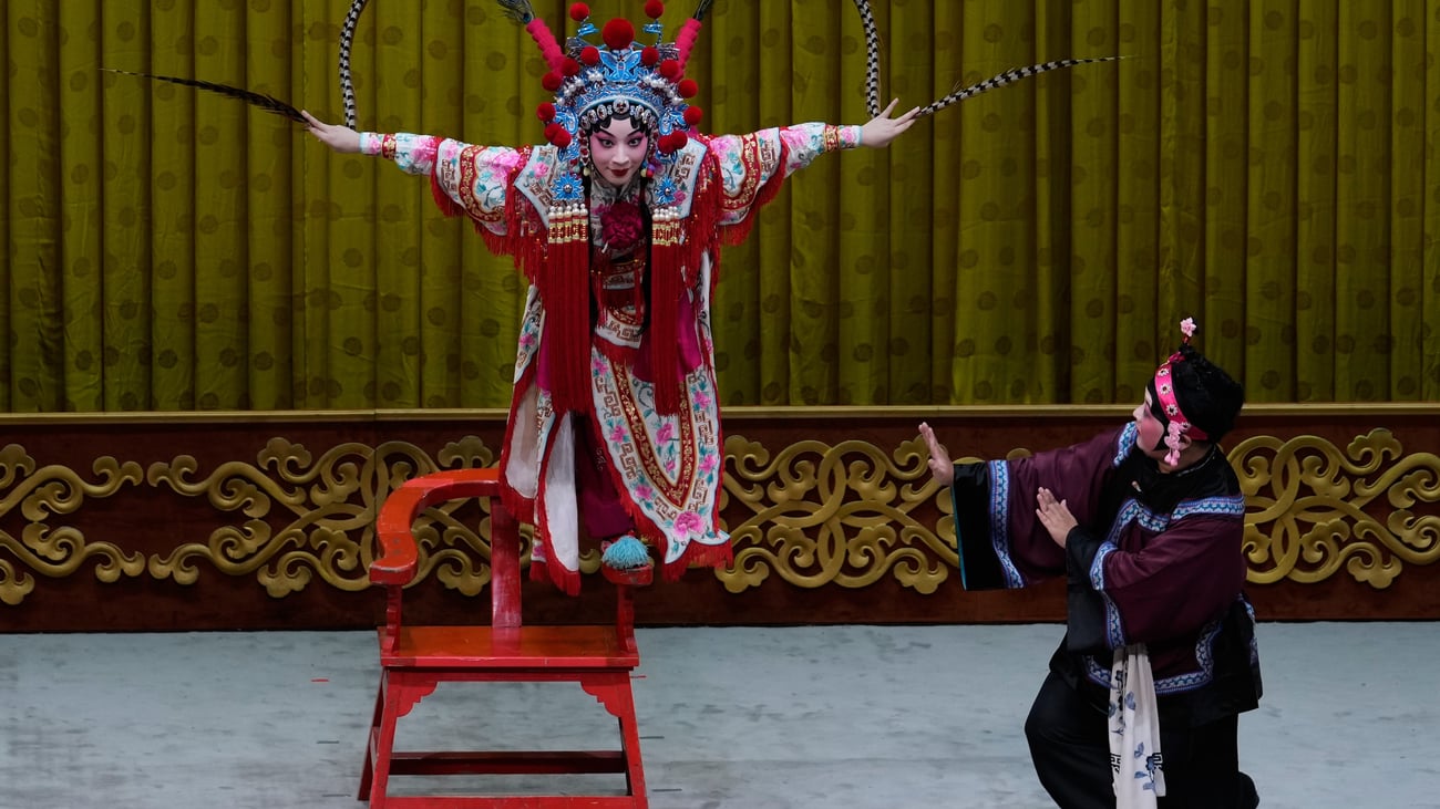 In a breakneck digital era, the ancient art of Peking opera works hard ...