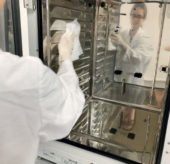 Clean Cell Culture Incubators [6 Step Guide]