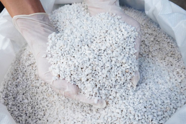 เพอร์ไลท์ 100 ลิตร 4-8มม. | Perlite 4-8mm 100L - GrowStuff Shop อุปกรณ์ปลูกต้นไม้