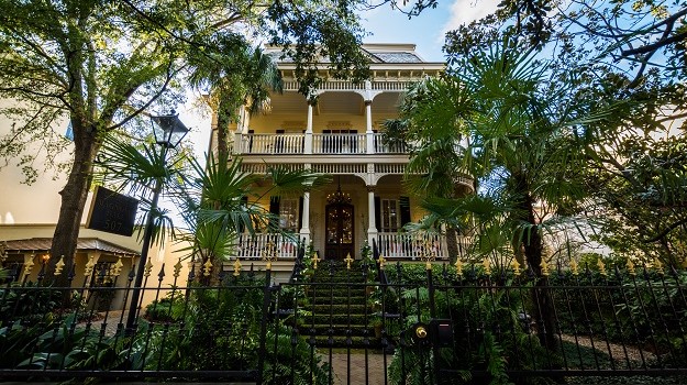 Essential Free Tour Savannah | Strawberry Tours