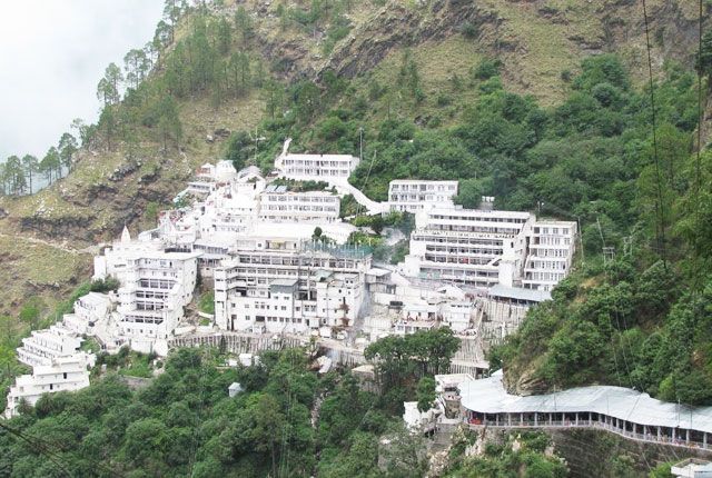 Ultimate Guide of Maa Vaishno Devi Yatra - Indian Holiday