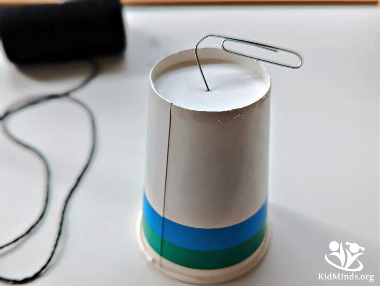 How to Make a Cool Dixie Cup Phone | KidMinds