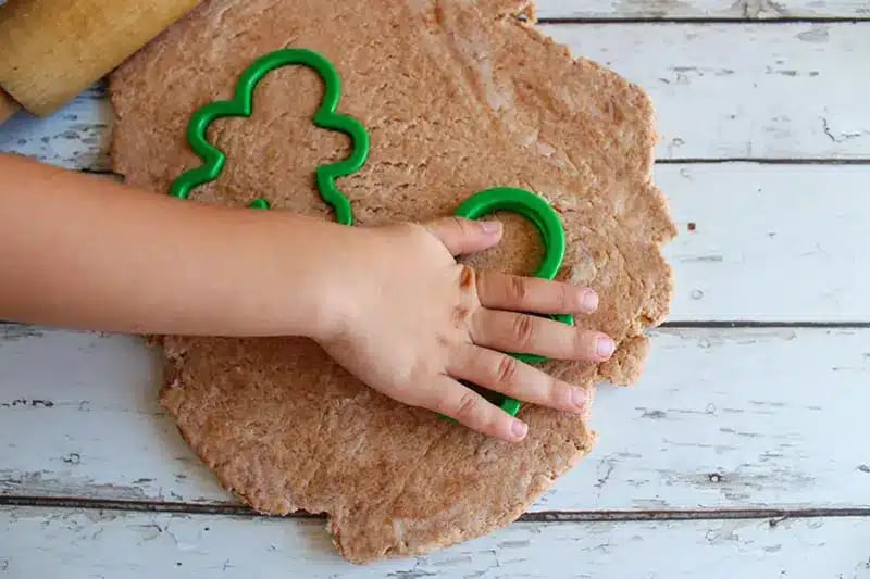 10 Ways To Play and Learn with a Gingerbread Man | KidMinds