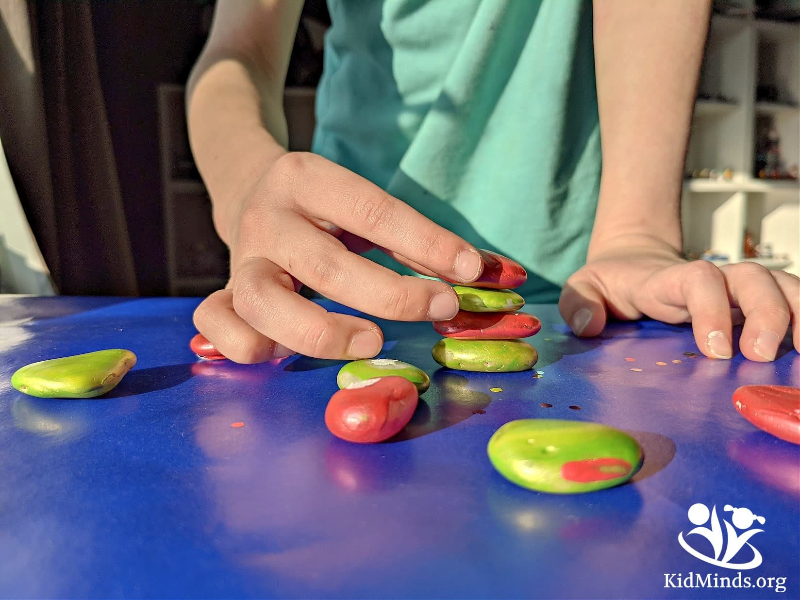 Exciting Ten Apples Up On Top STEM Challenge | KidMinds