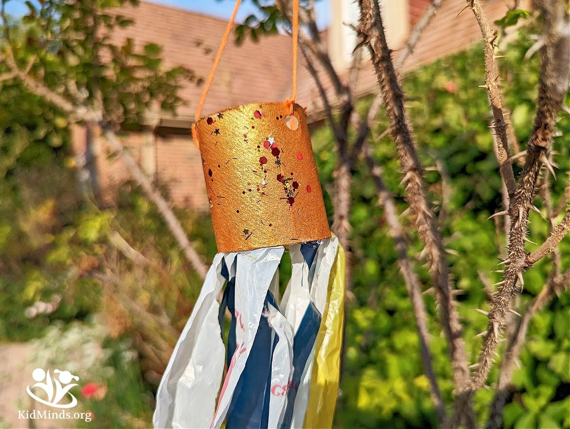How to Make an Easy Windsock with Kids | KidMinds