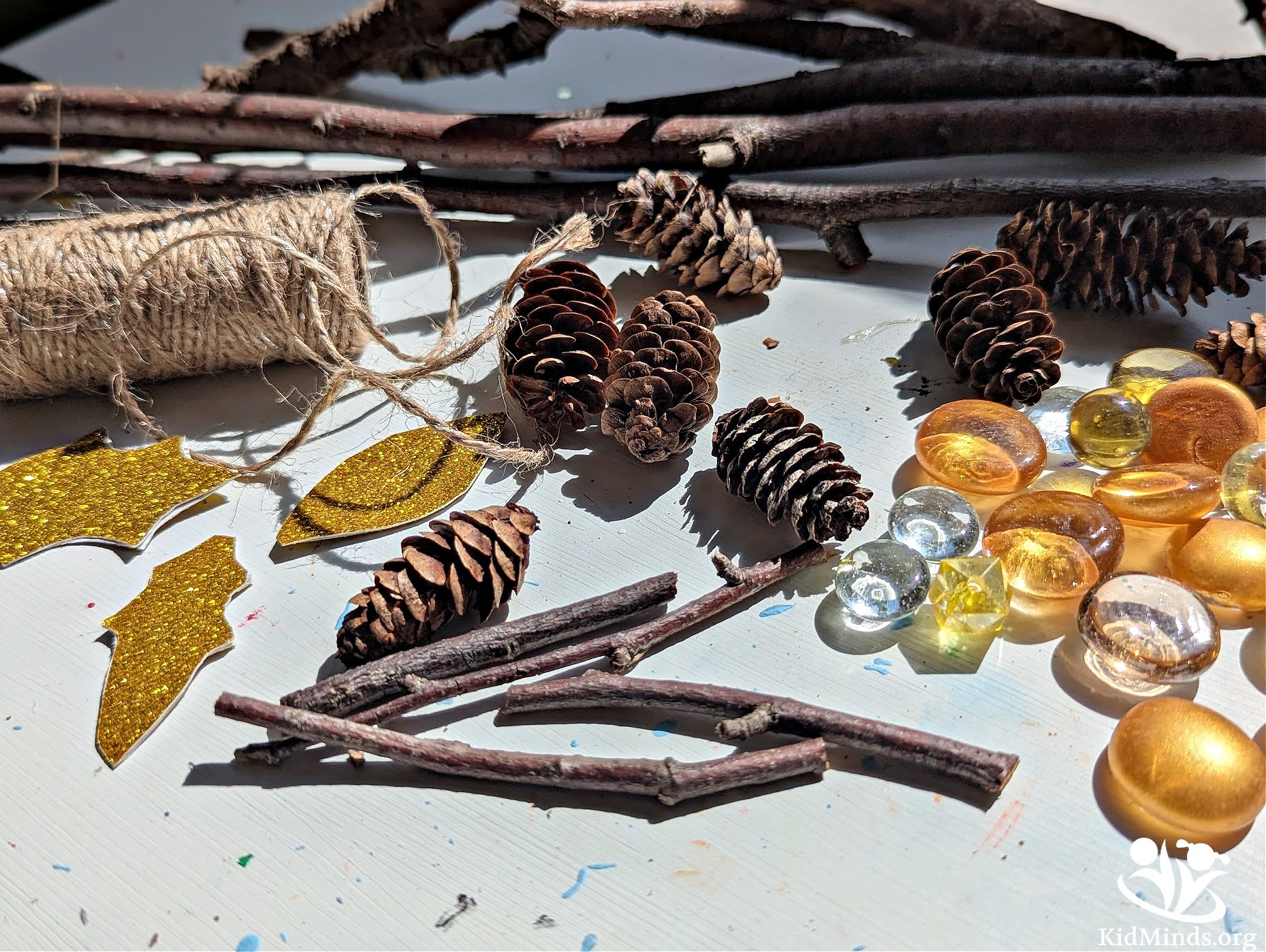 How to Make Simple Fall Wind Chimes With Kids | KidMinds