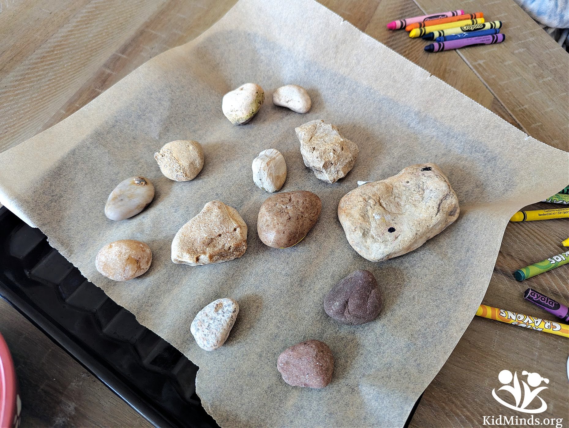 How to Make Hot Stone Crayons Art (Free PDF) | KidMinds