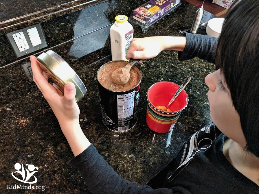 The Best Food Science for Kids: Amazing One-Minute Cake | KidMinds
