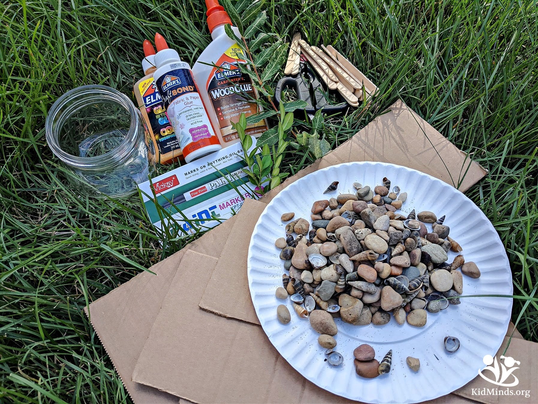 How to Make Pebble Puppets With Your Kids | KidMinds