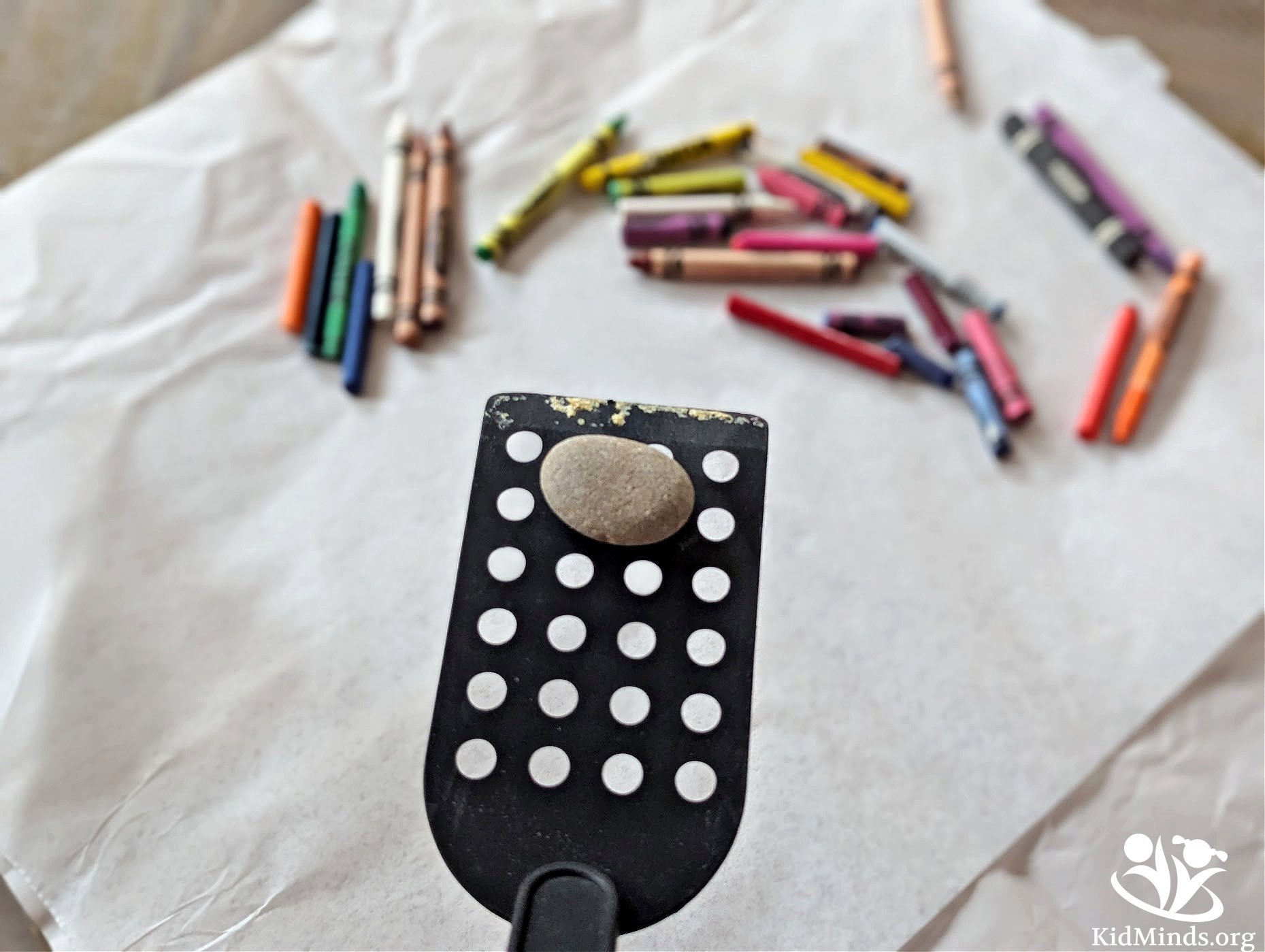 How to Make Hot Stone Crayons Art (Free PDF) | KidMinds
